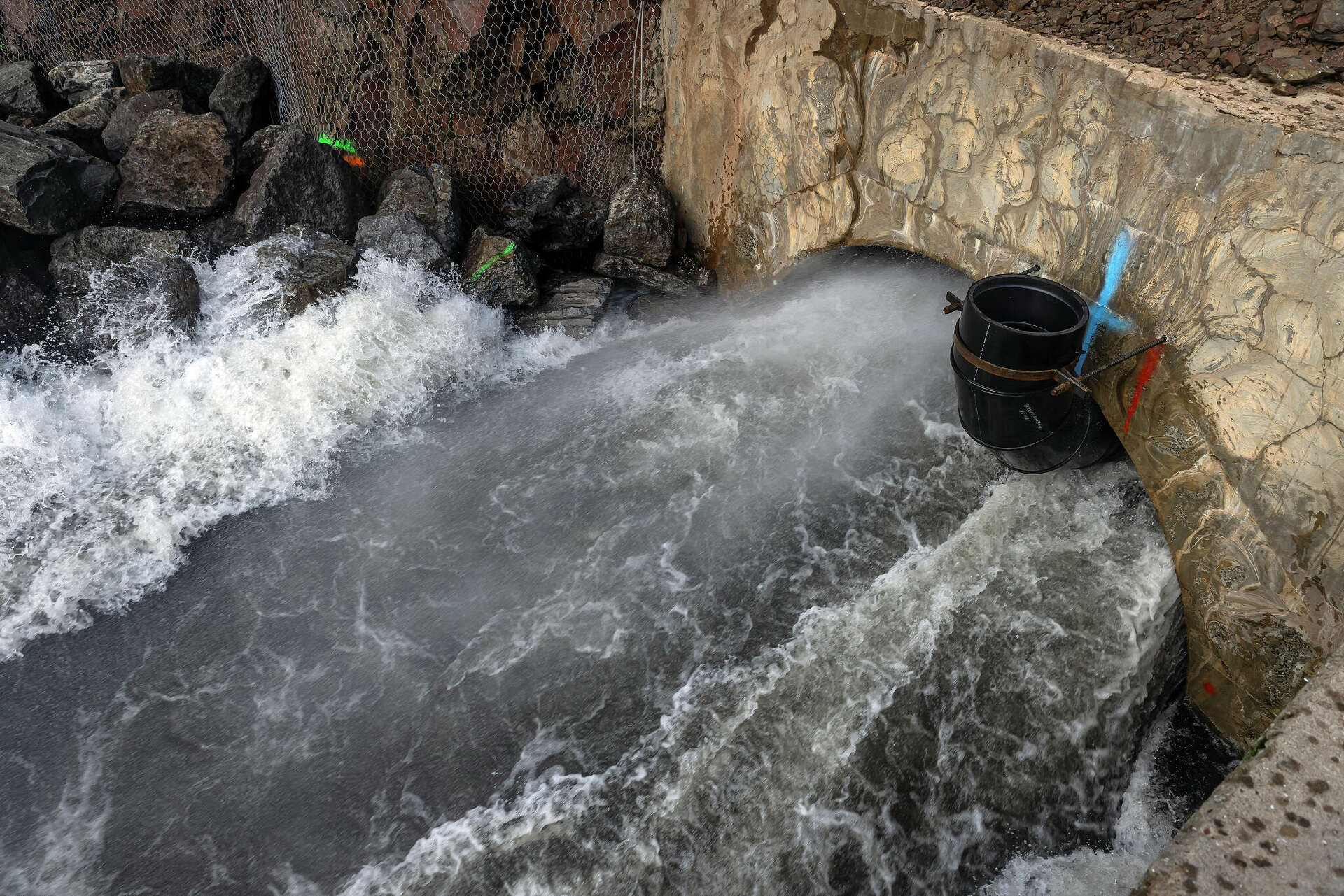 US’s largest dam removal project frees California’s Klamath River