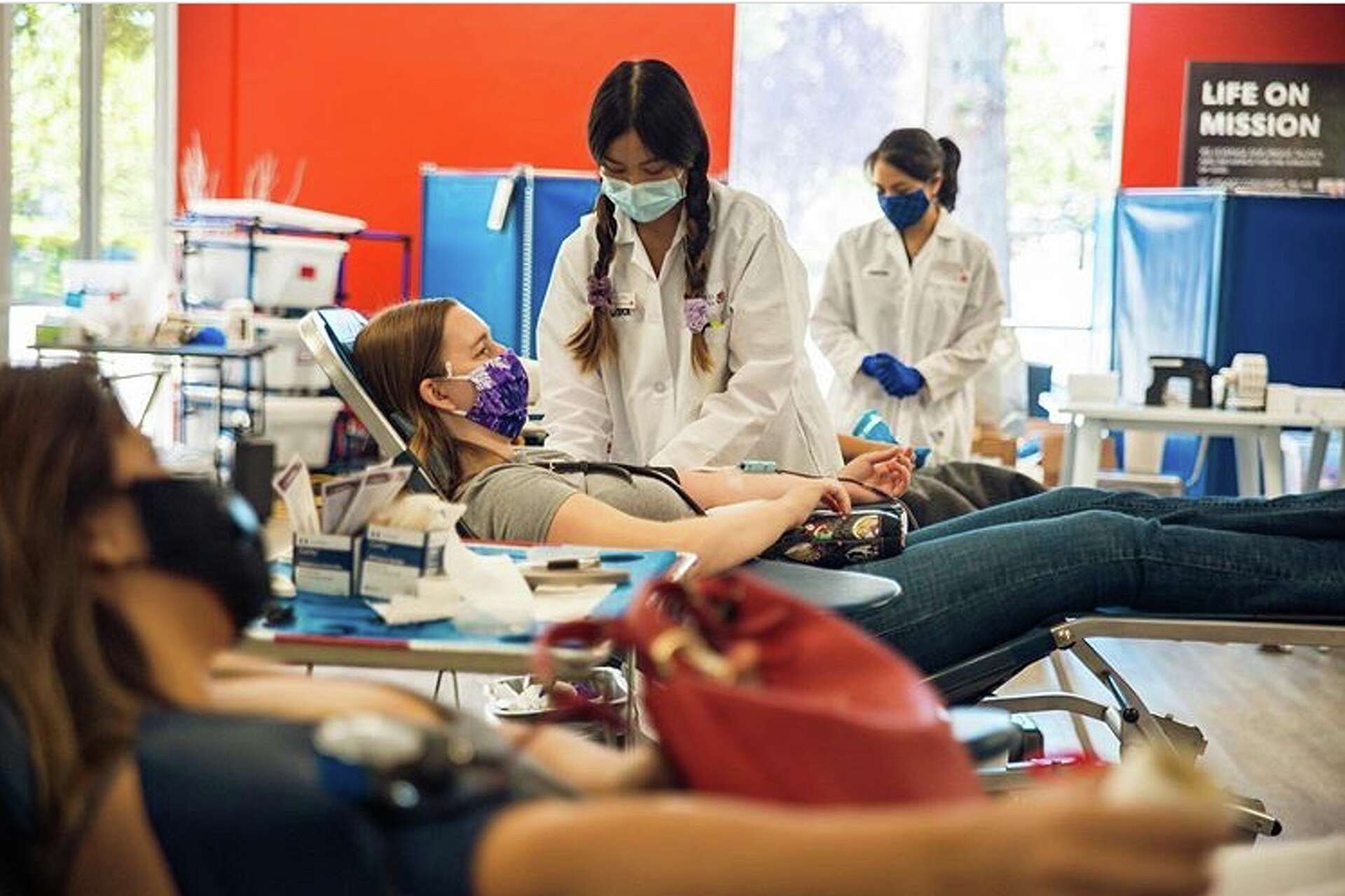 Amid national blood shortage, Bay Area blood banks urge donations
