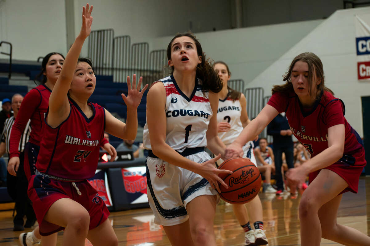 CCA girls' basketball team rolls to 70-24 victory