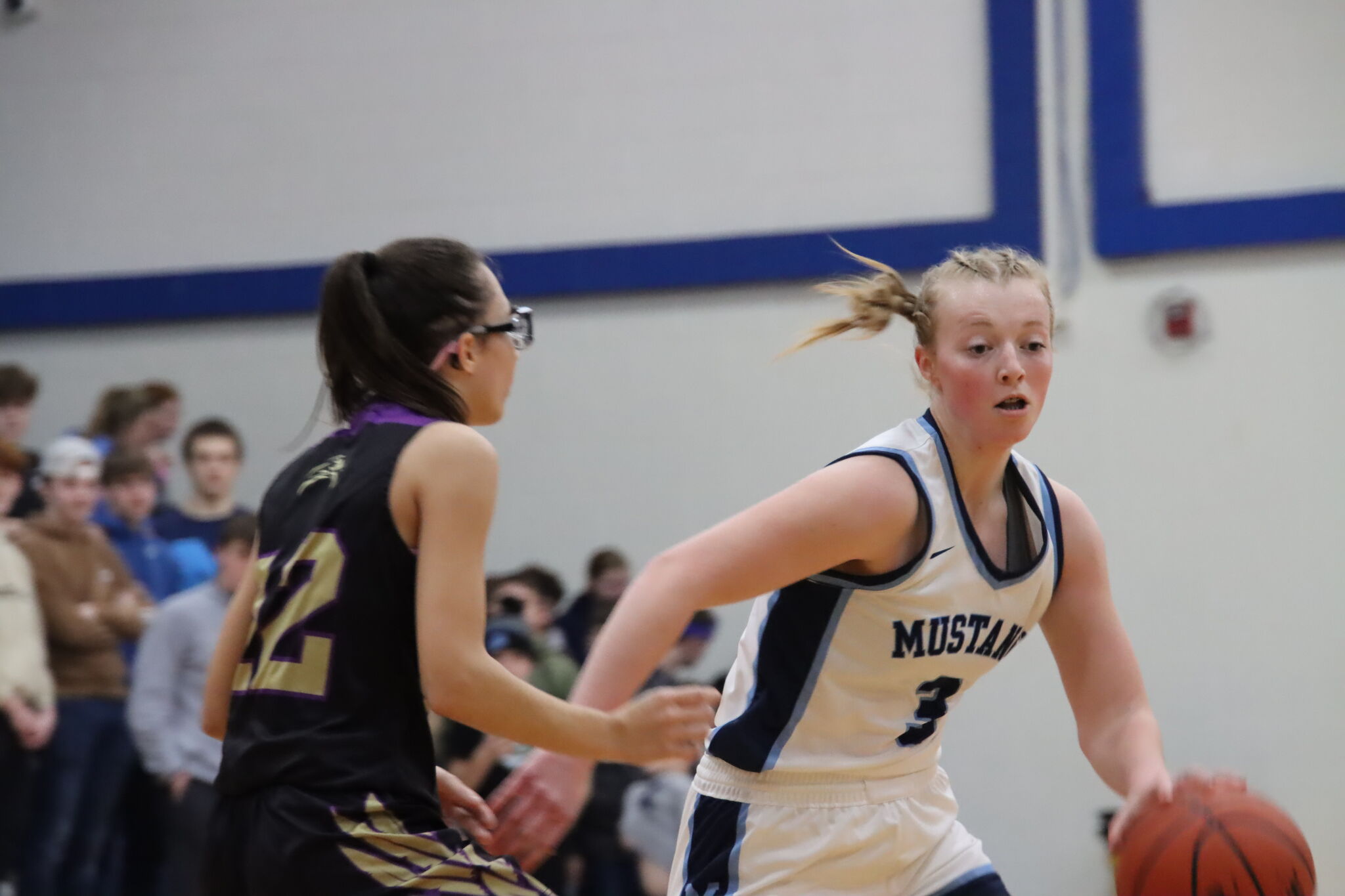 Meridian girls roll to 6-0, clobber Farwell