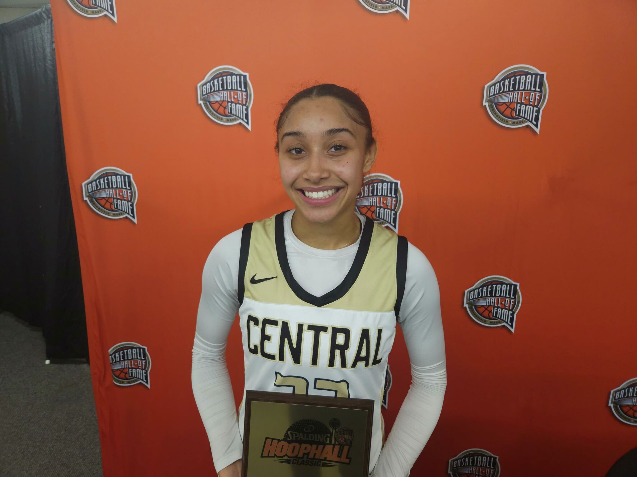 Springfield Central (Mass.) girls basketball beats No. 2 Hamden in OT