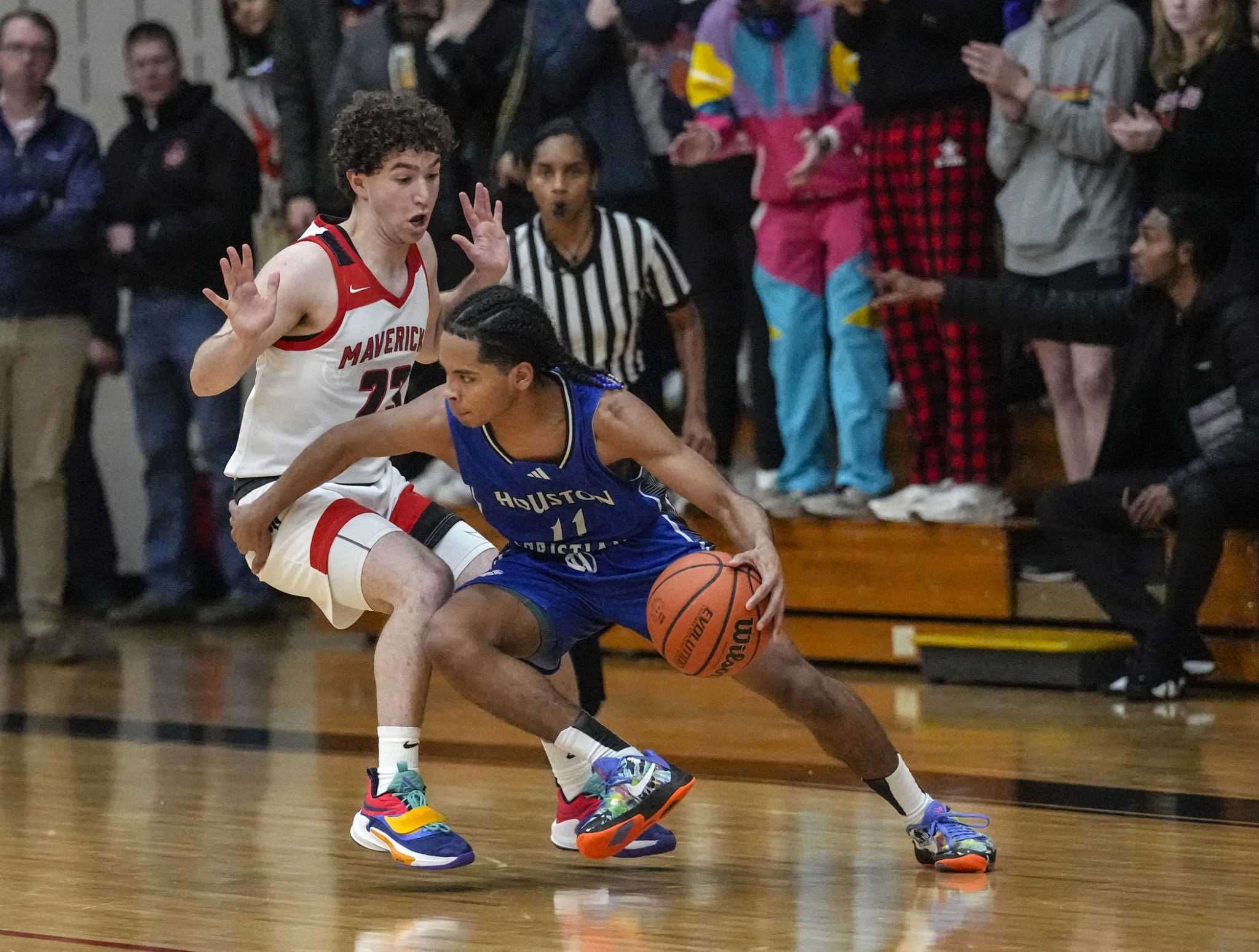 Houston Christian Mustangs rally past St. John's Mavericks