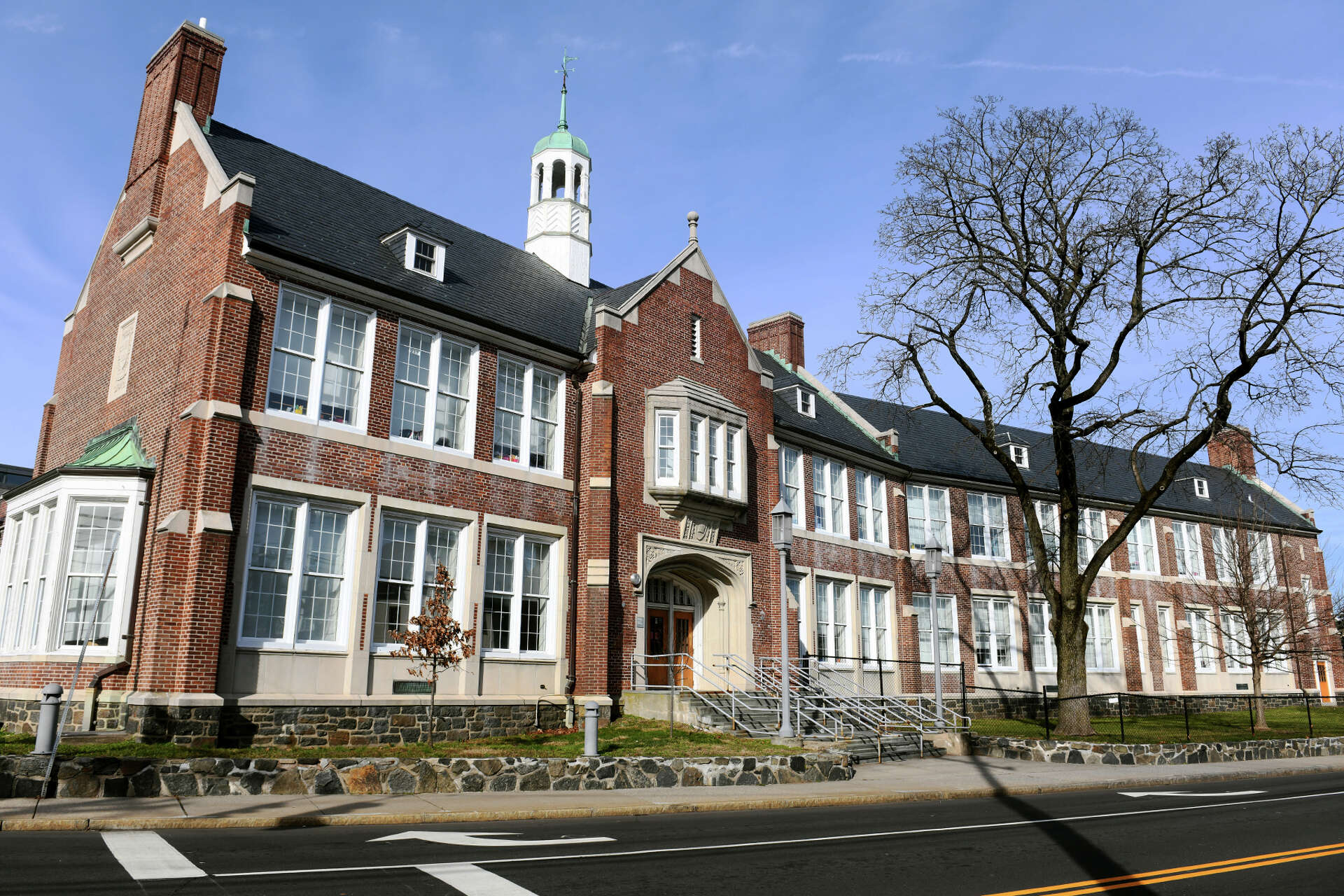 Greenwich school board not leaning toward earlier elementary starts