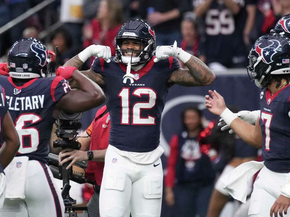 Who's better: Cowboys or Texans? A comparison of teams' rosters.