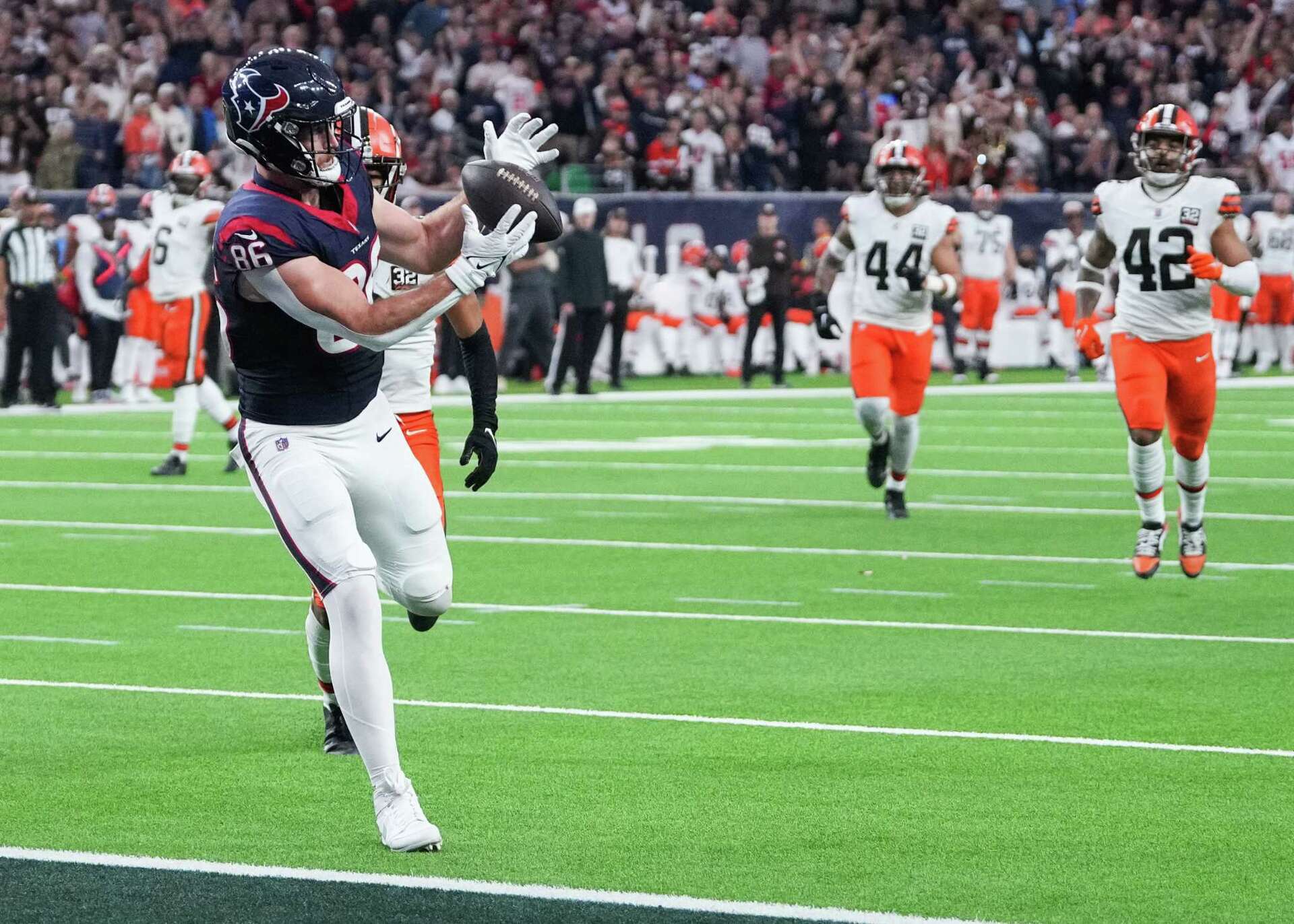 Dalton Schultz: Houston Texans agree to deal with tight end