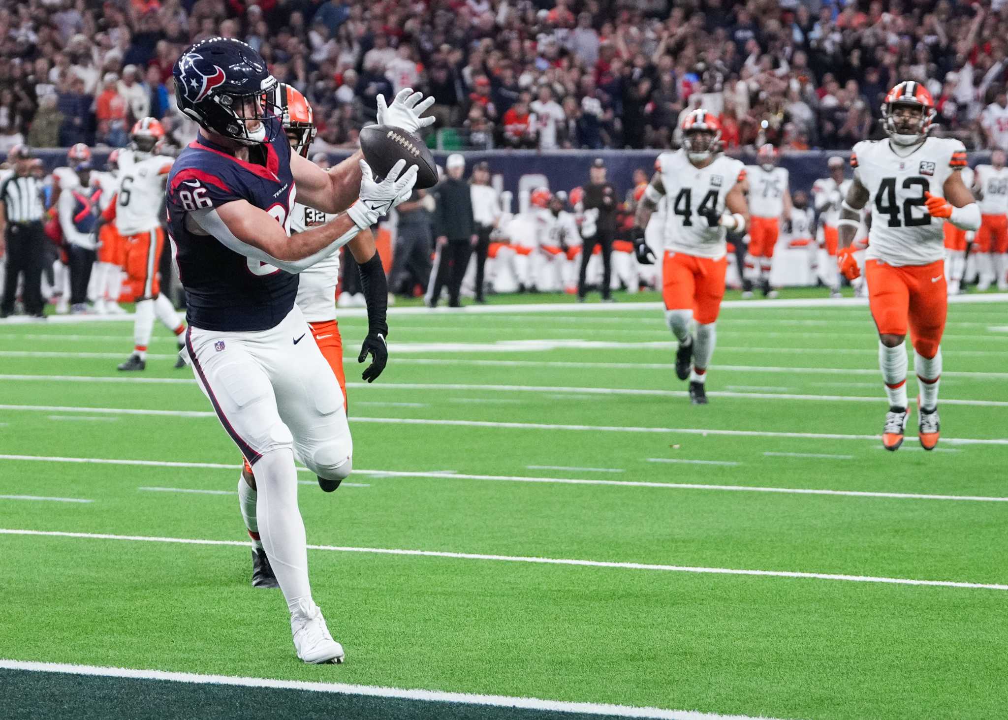 Dalton Schultz: Houston Texans agree to deal with tight end