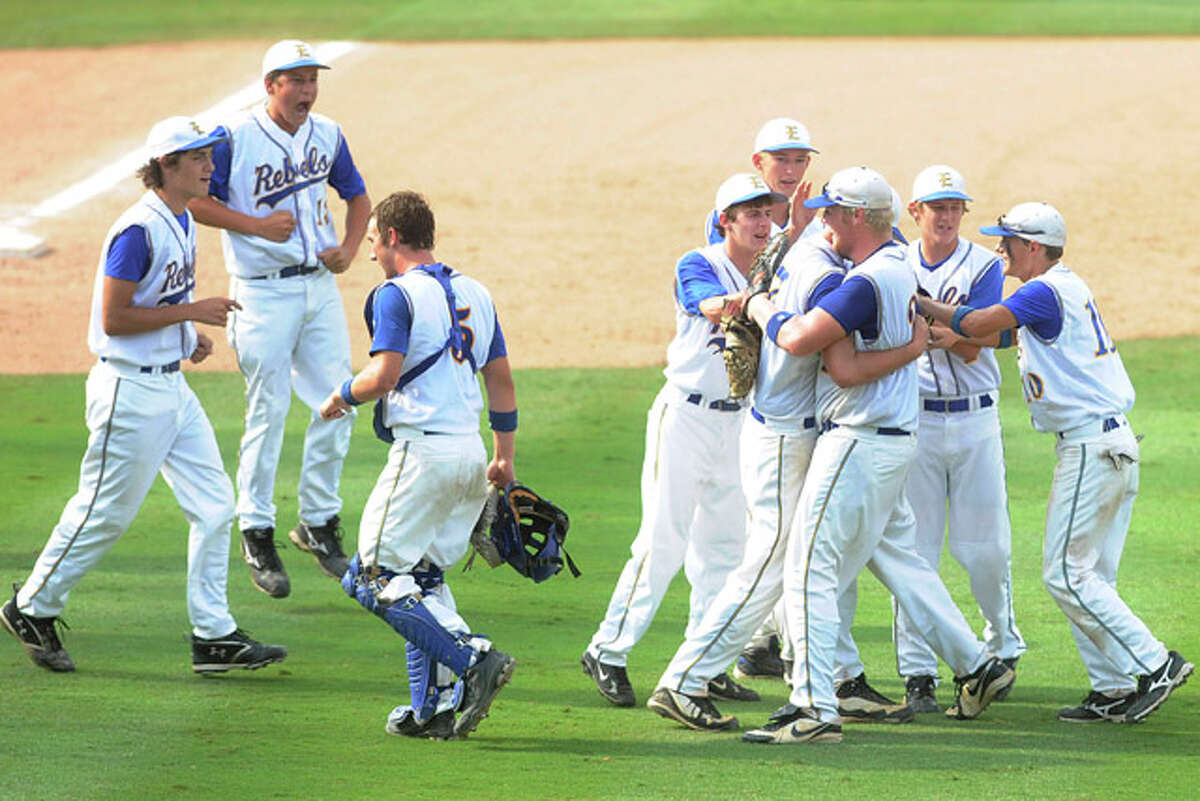 Evadale 5-4 over Thorndale to advance to 1A title game