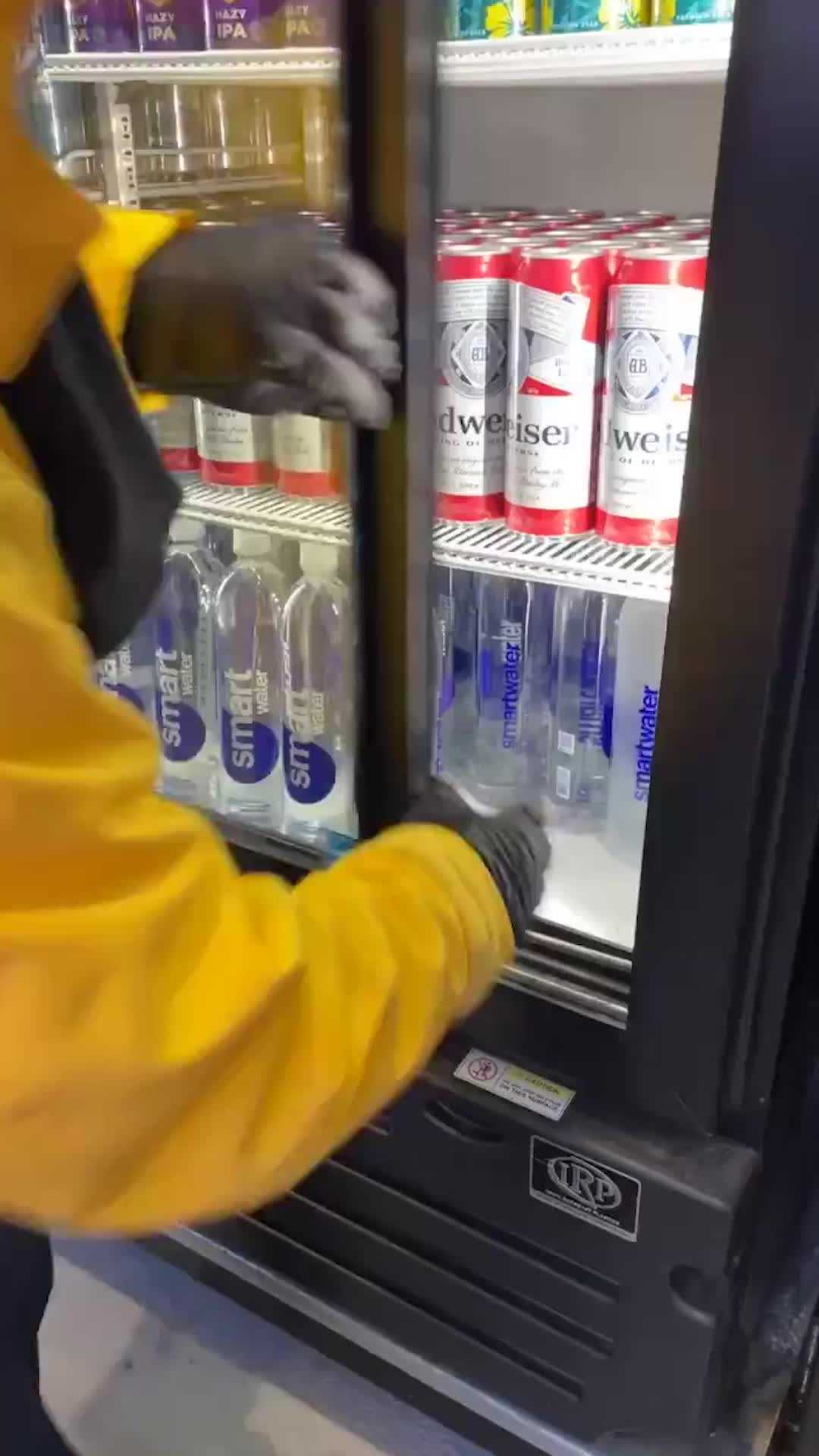 How cold is it at Arrowhead Stadium in Kansas City? Watch this water ...