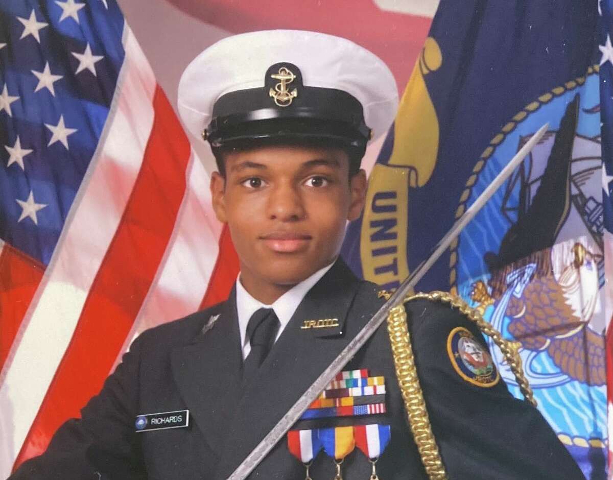 CT's Da'Jon Richards, U.S. Marine firefighter, dead at 23