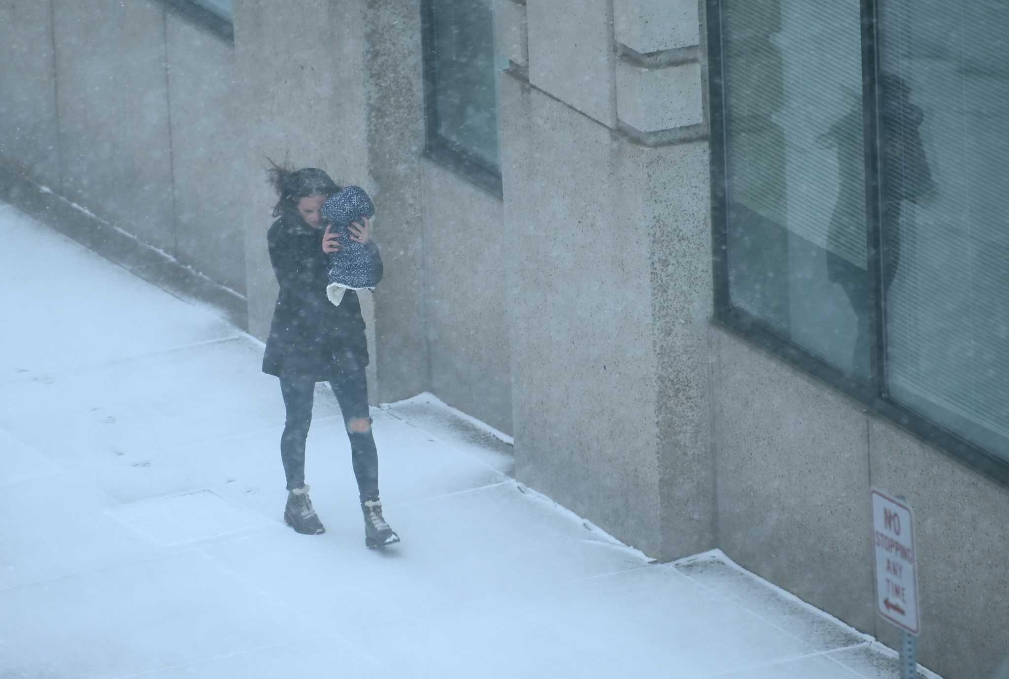 Snow squalls, falling temperatures hit Capital Region Sunday