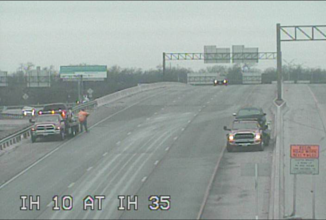Crashes reported on Texas highways due to ice