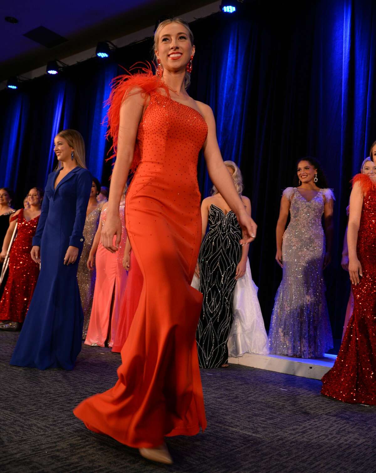 Natalie Evans crowned at Miss Illinois County Fair Queen Pageant