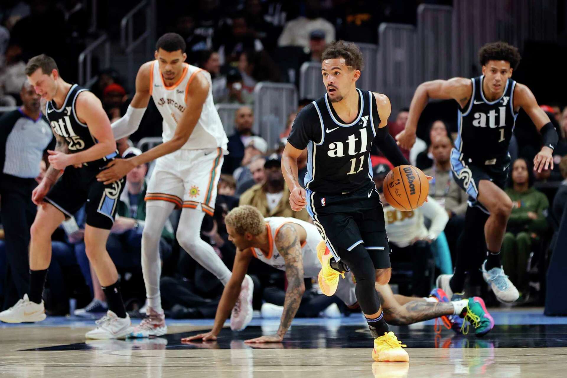 Spurs vs. Hawks: How to watch the game, notable stats, player news