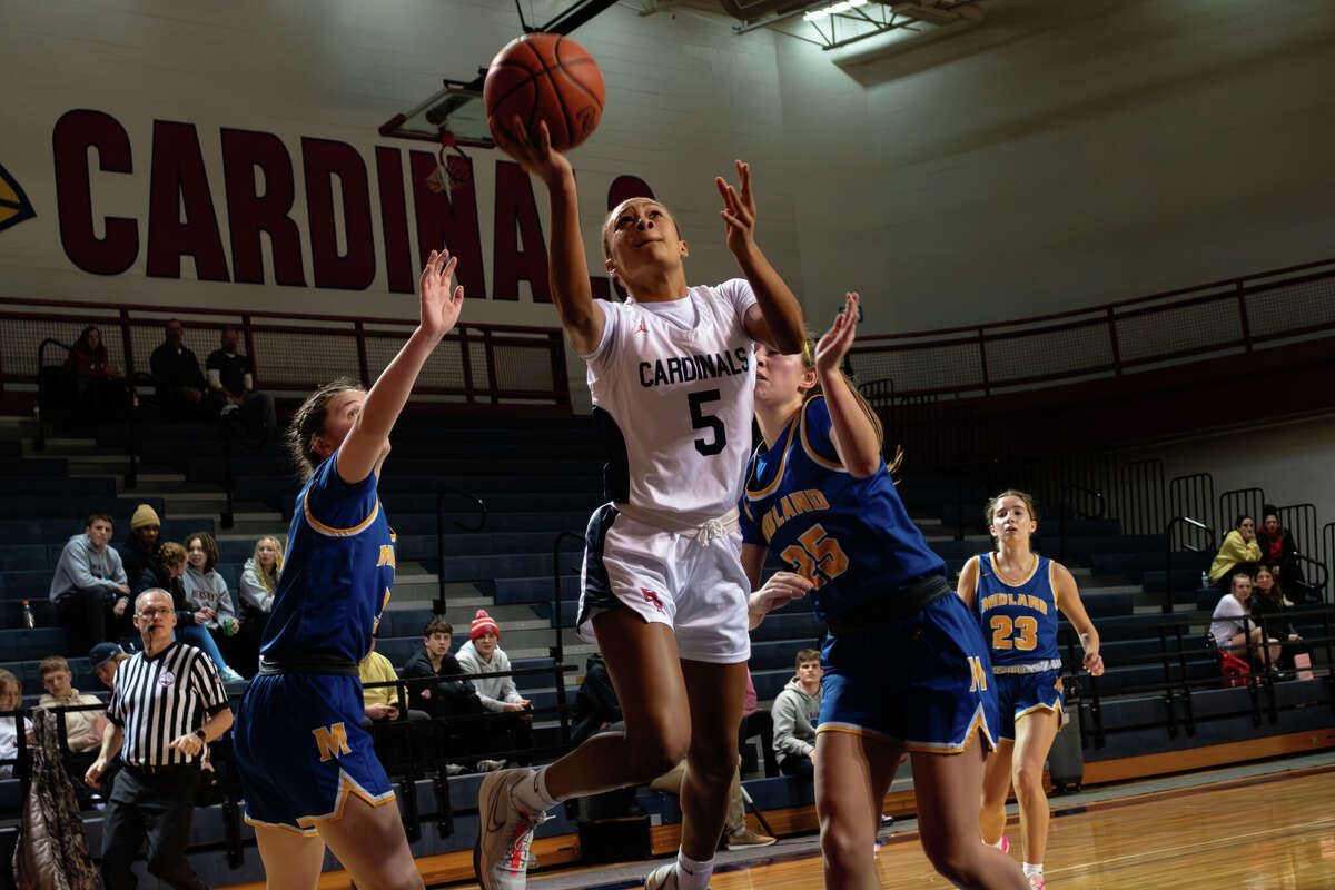 Big Rapids girls basketball wins first game of 2024 over Midland