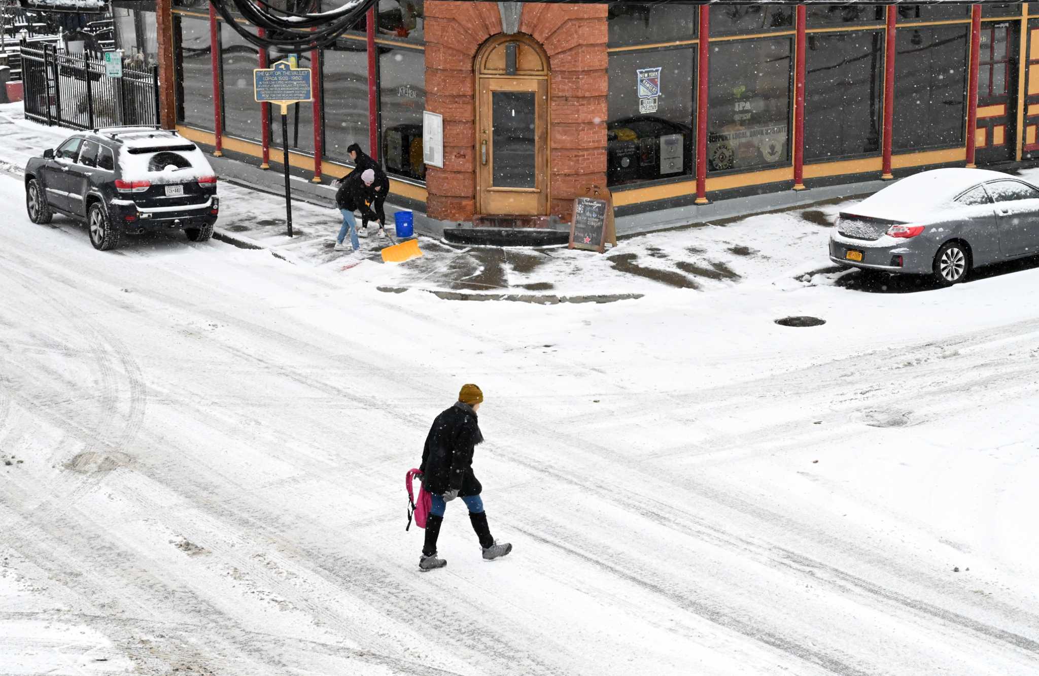 Storm could drop 4 inches of snow on Albany, more in mountains