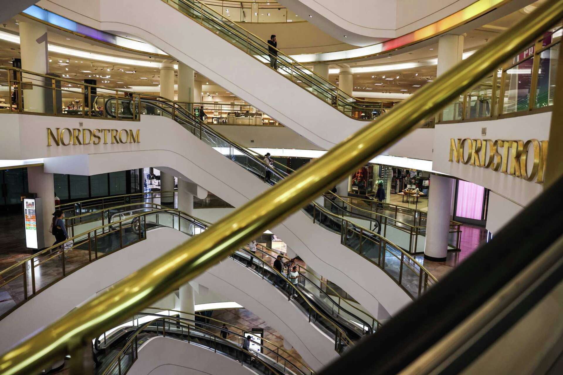 S.F.’s biggest mall will lose shoe store Aldo next week