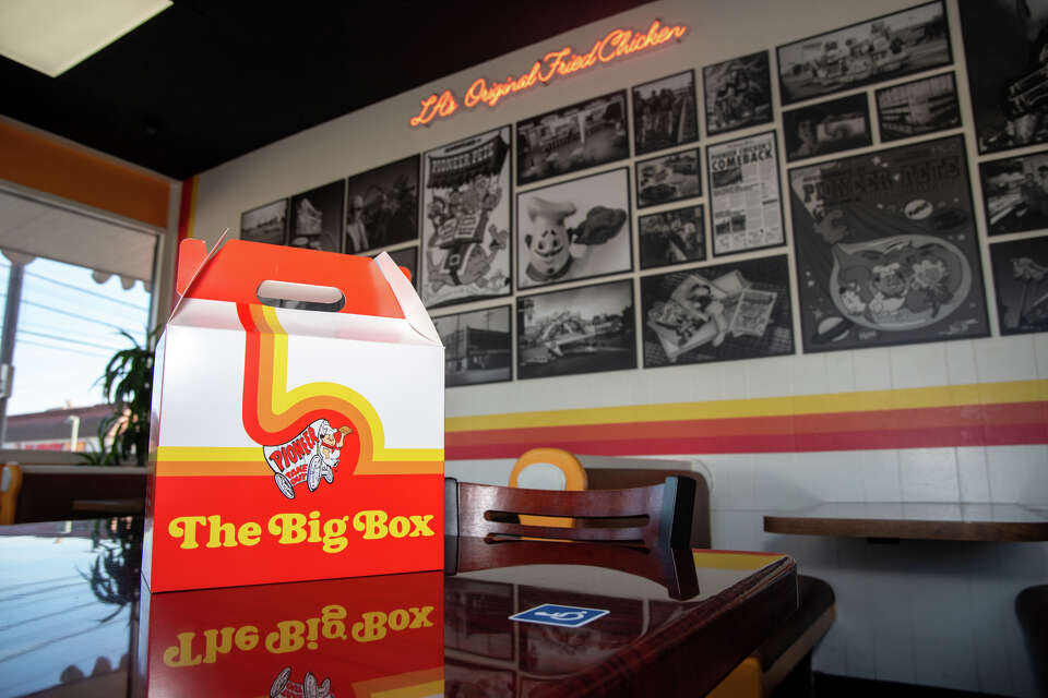 California's most iconic fried chicken chain is ready for a comeback