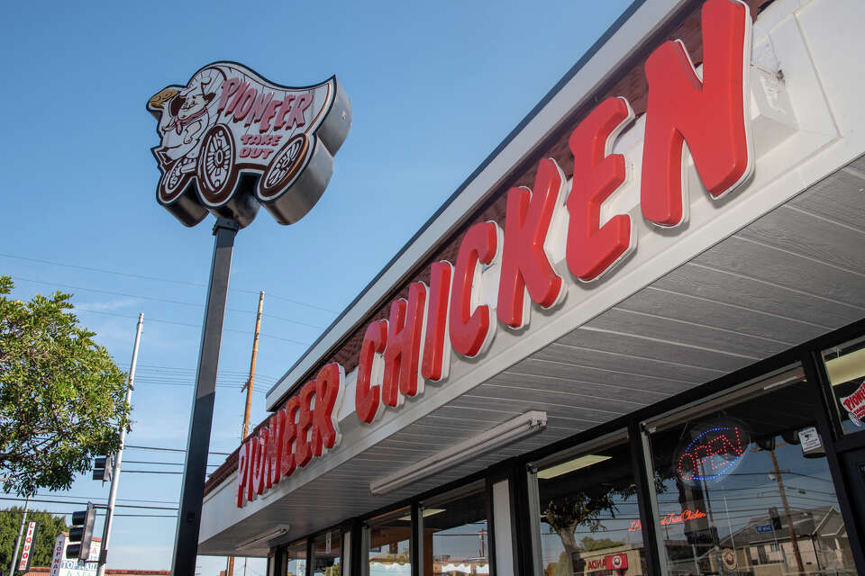 California's most iconic fried chicken chain is ready for a comeback