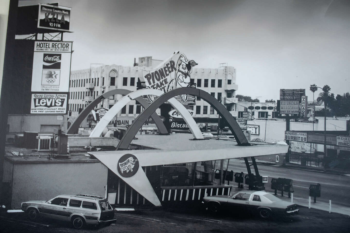 California's most iconic fried chicken chain is ready for a comeback