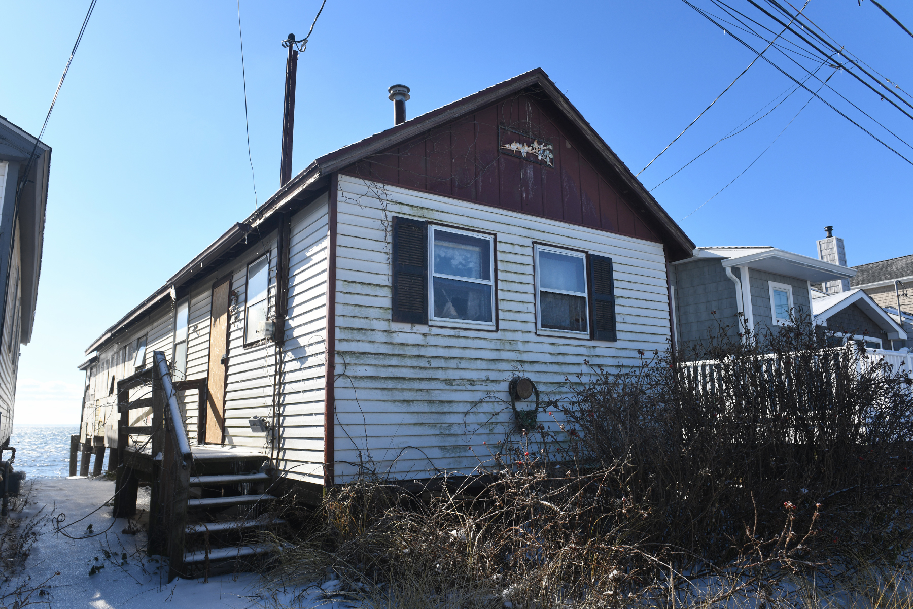 Stratford sells beach house seized over unpaid taxes for $555K