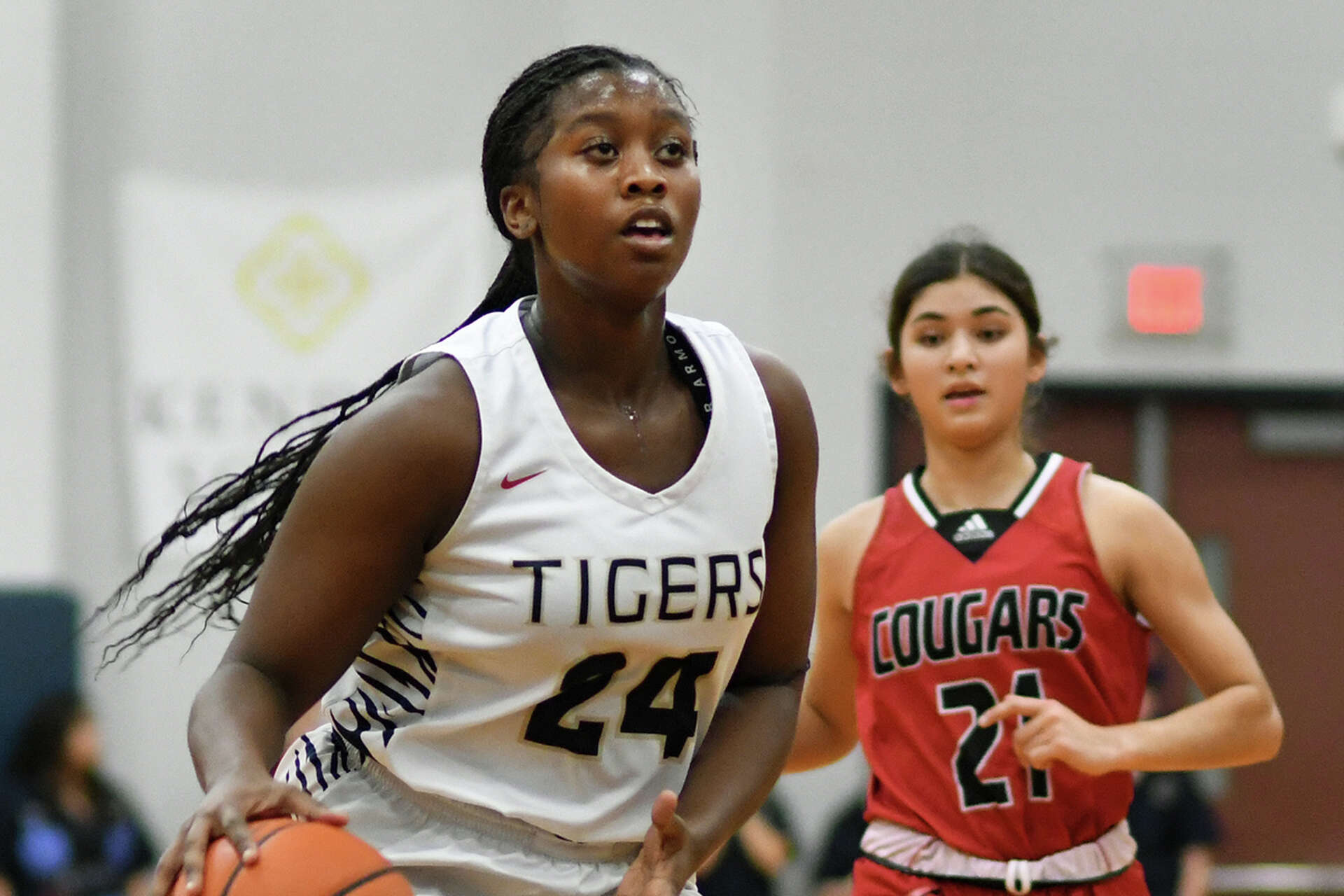 High school basketball: Klein Collins girls are on an 18-game roll