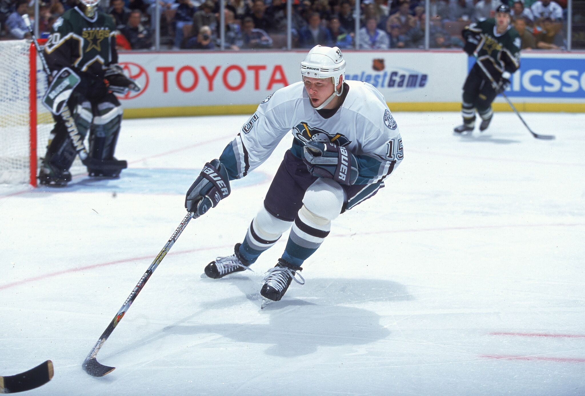 Tony Hrkac, former NHL player, saves choking league employee