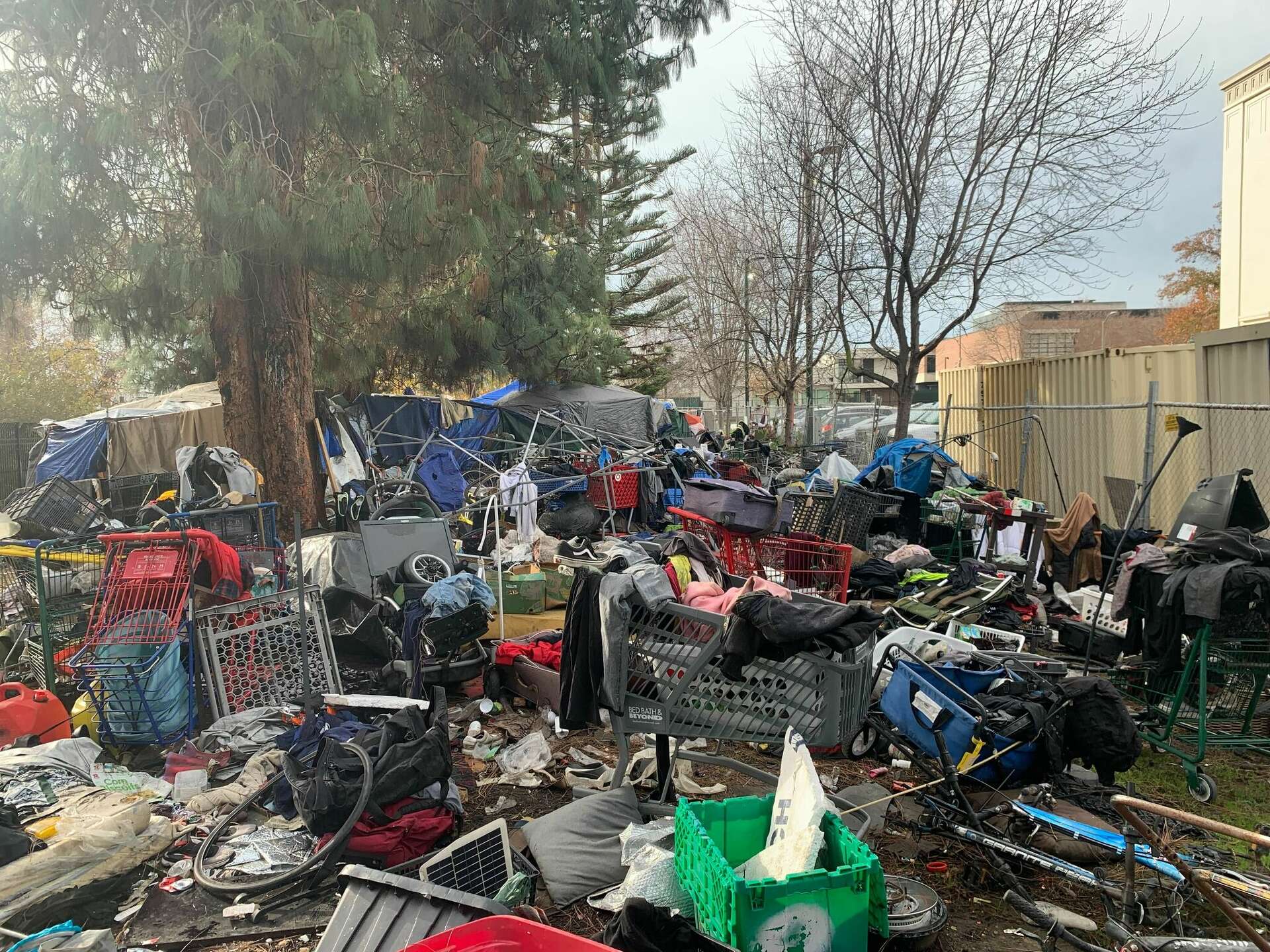 Encampment fire near Lake Merritt leaves piles of singed debris