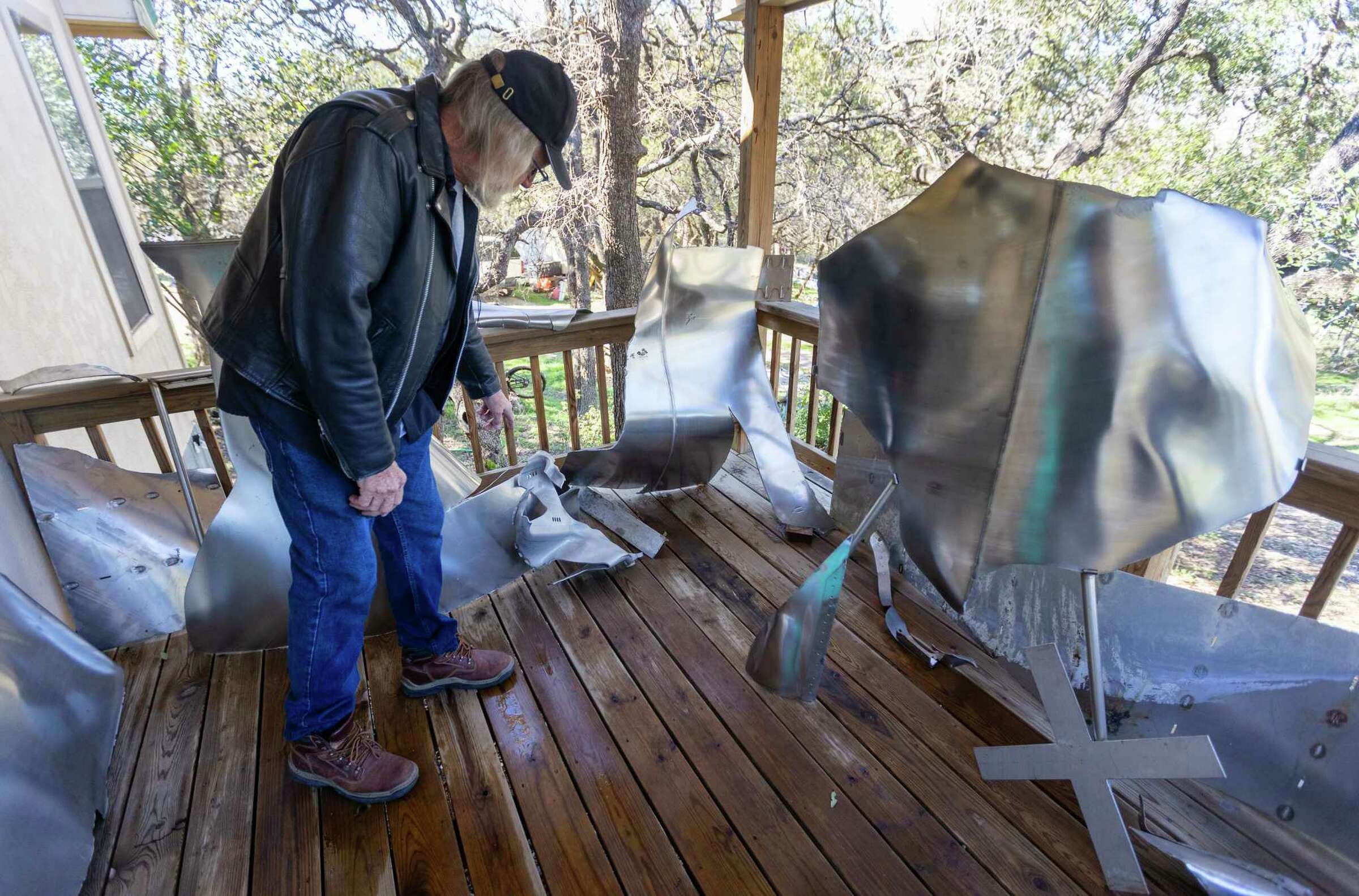 Starship wreckage is treasure for SpaceX relic hunter in Texas