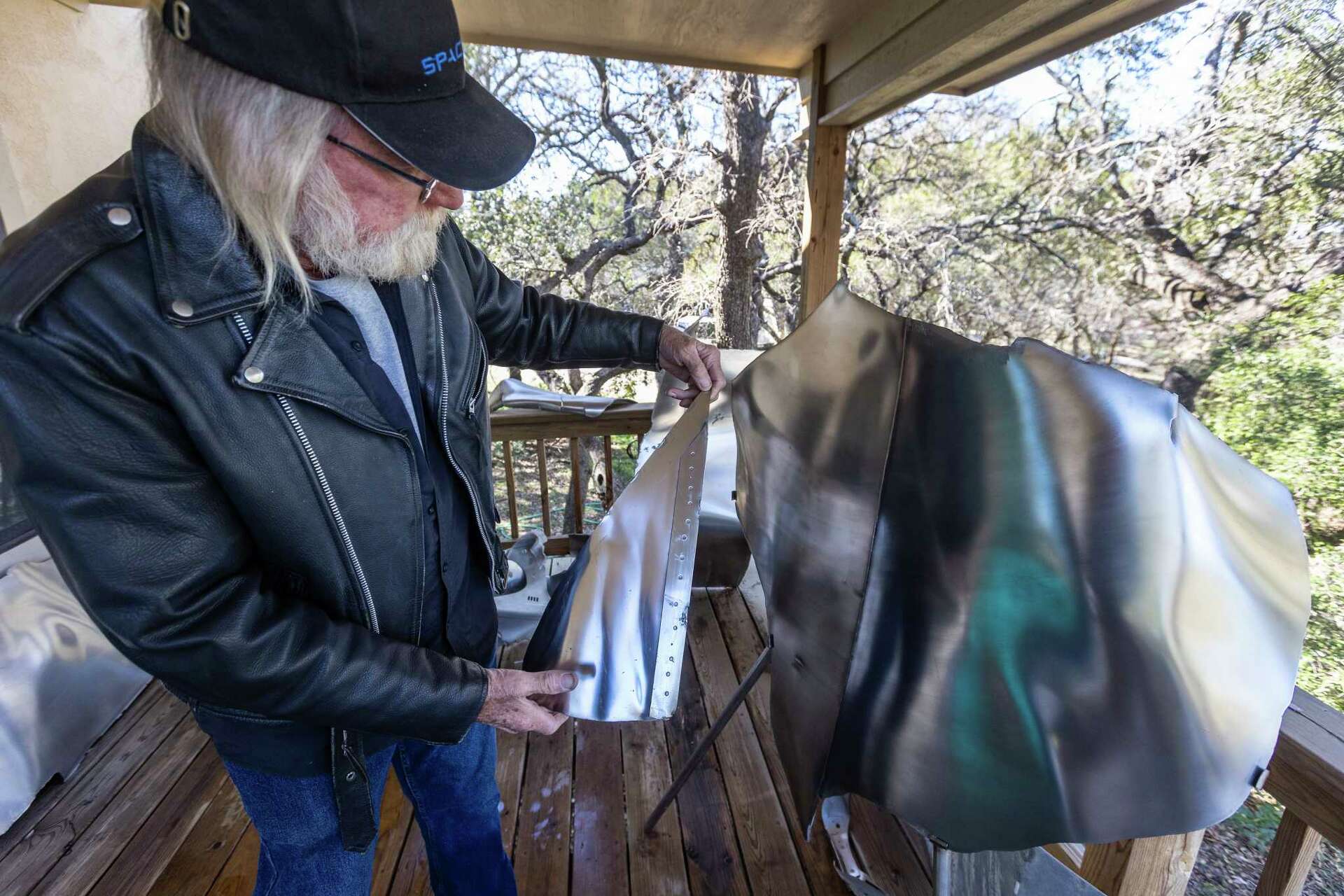 Starship wreckage is treasure for SpaceX relic hunter in Texas