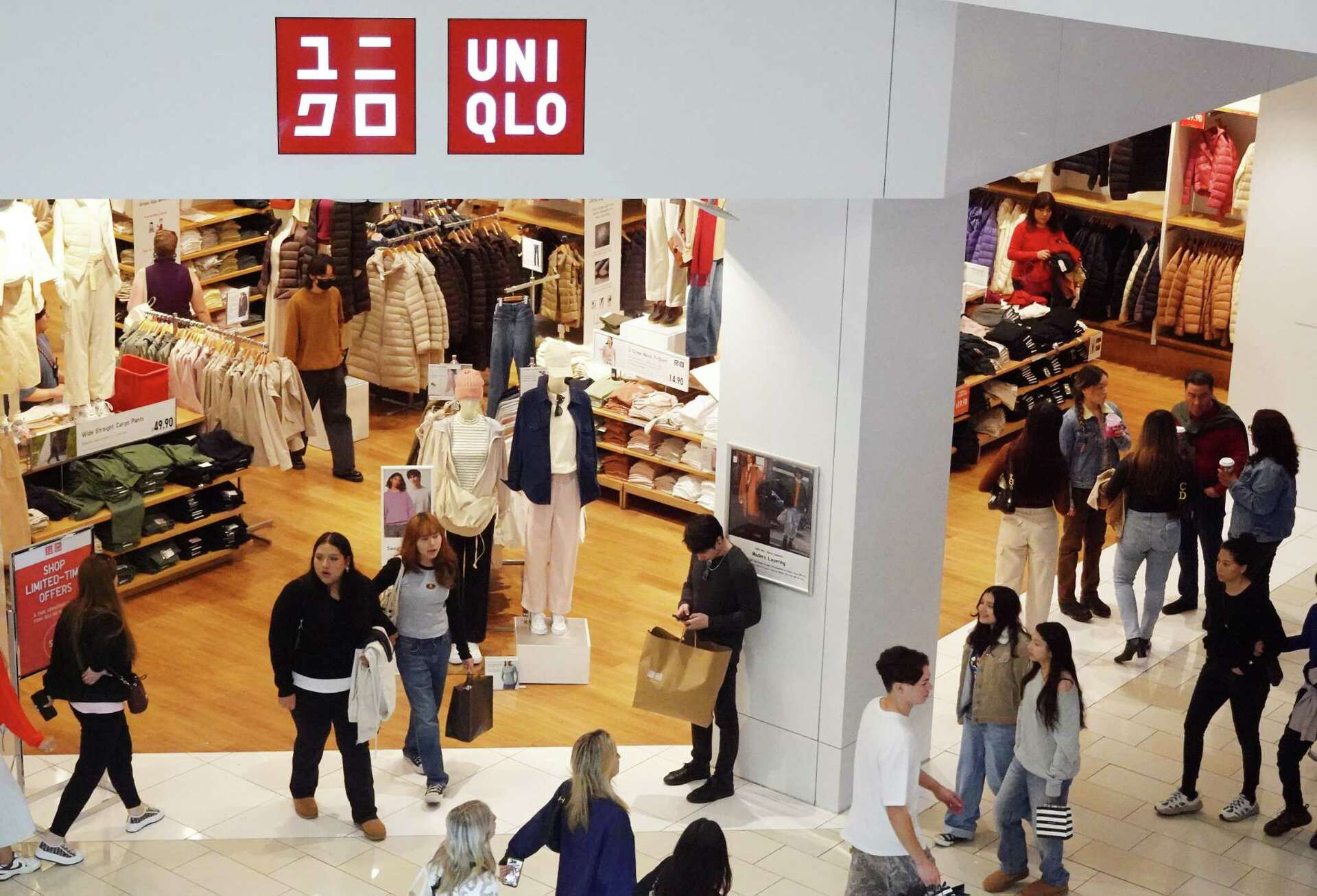 Uniqlo enters Houston with stores in Memorial City, First Colony