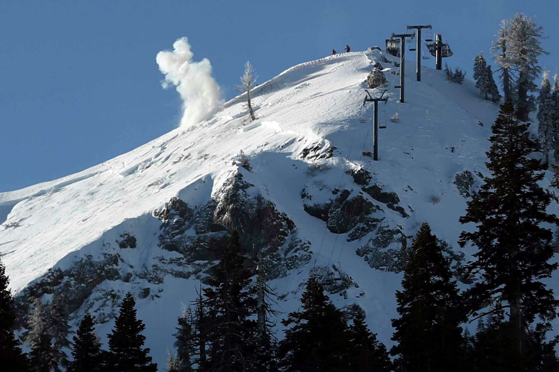 Palisades Tahoe didn’t bomb its runs before a deadly avalanche
