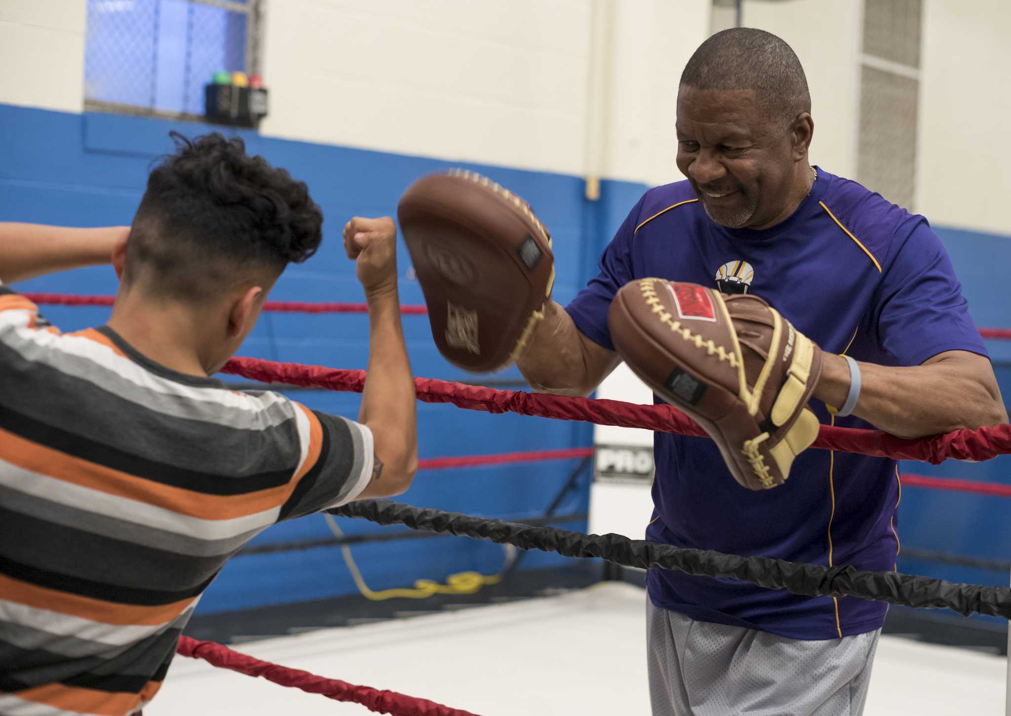 Team boxing league giving San Antonio a second look