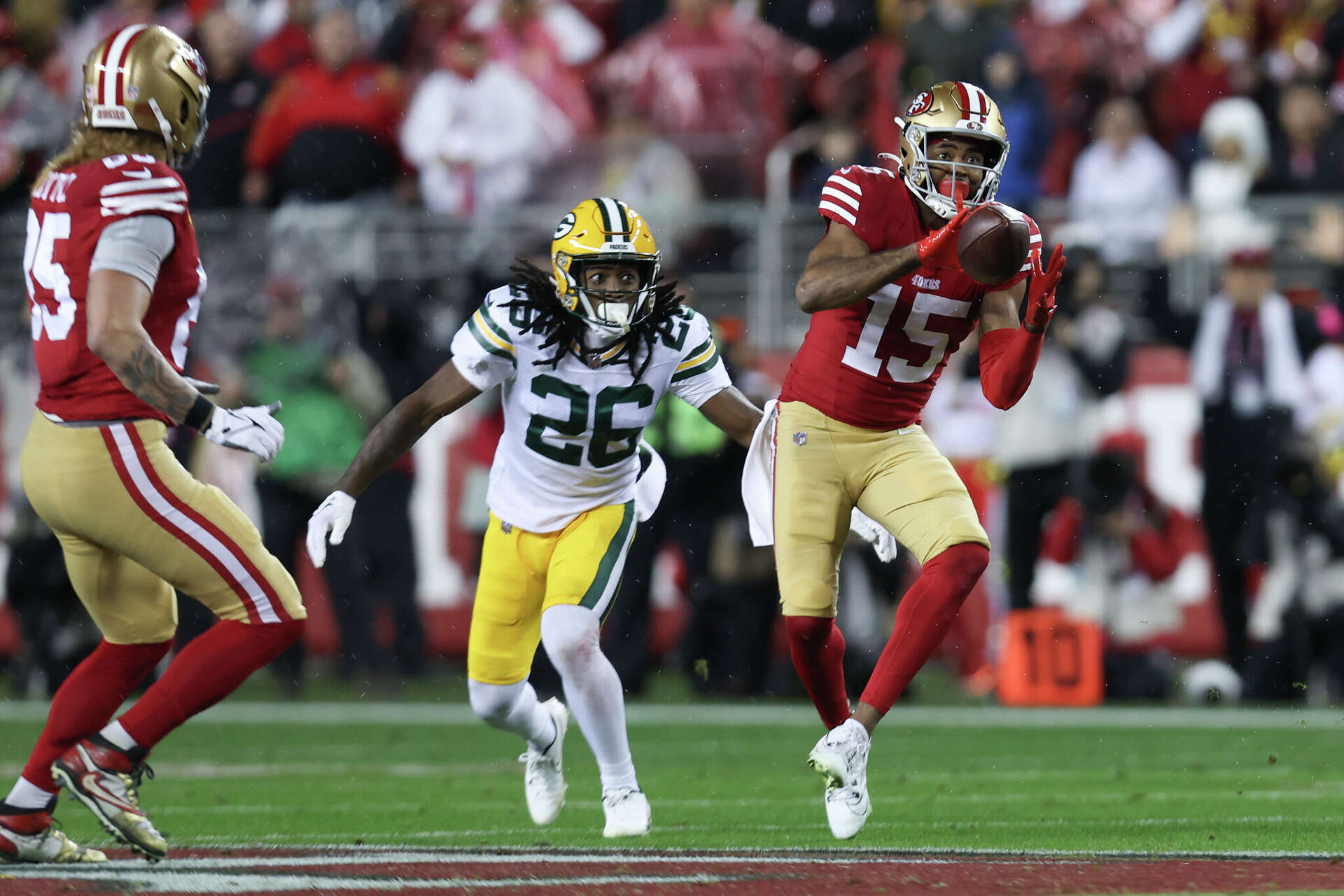 49ers receiver blocks Packer into Gatorade cooler, sparks TD drive