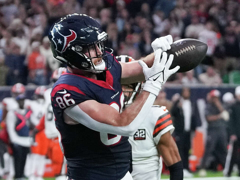 Who's better: Cowboys or Texans? A comparison of teams' rosters.