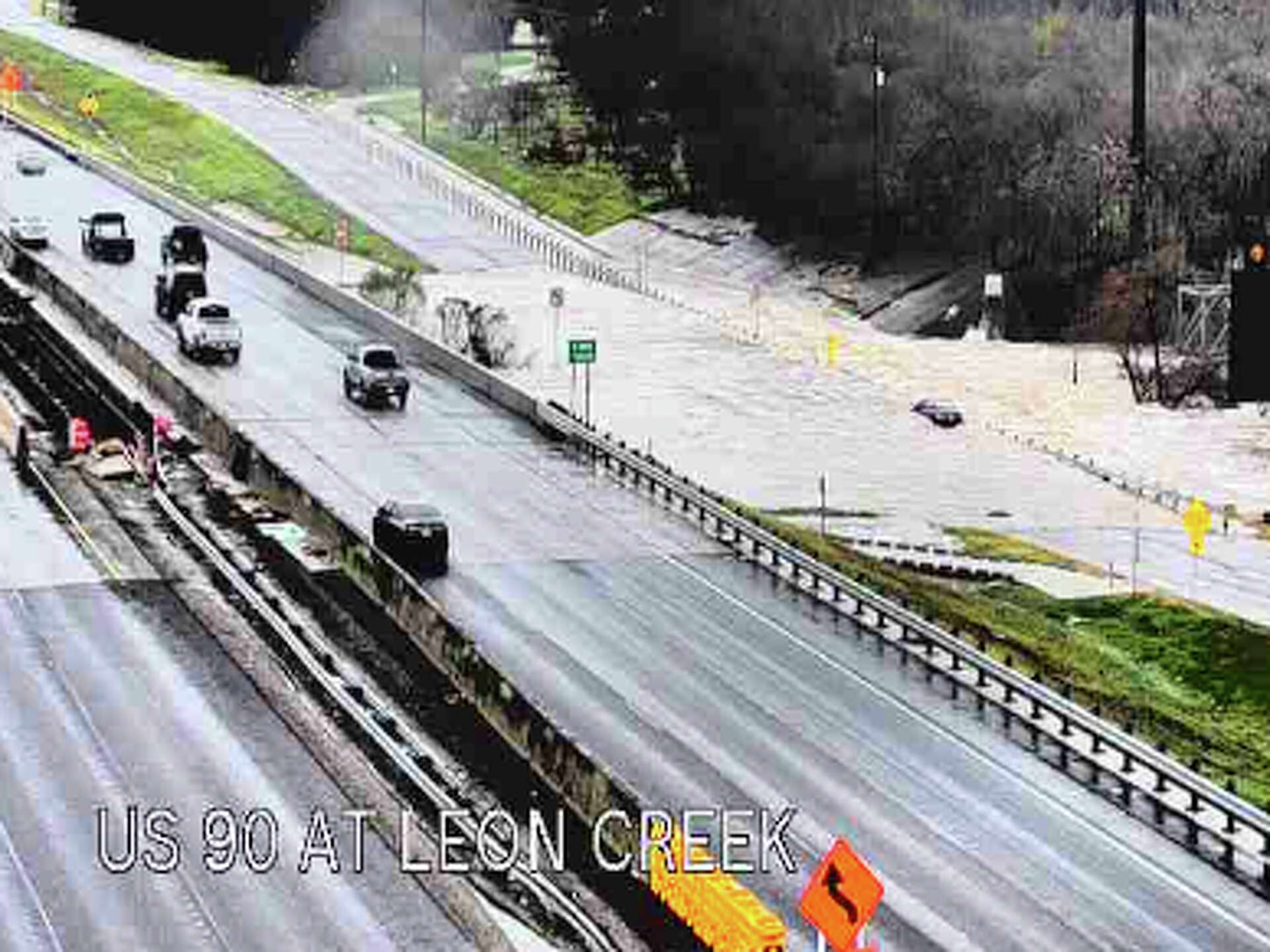 Texas roads, highways closed amid Flood Advisory