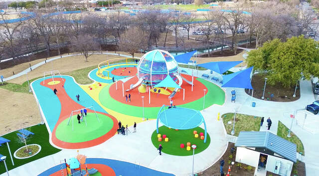 Texas glow-in-the-dark playground officially opens