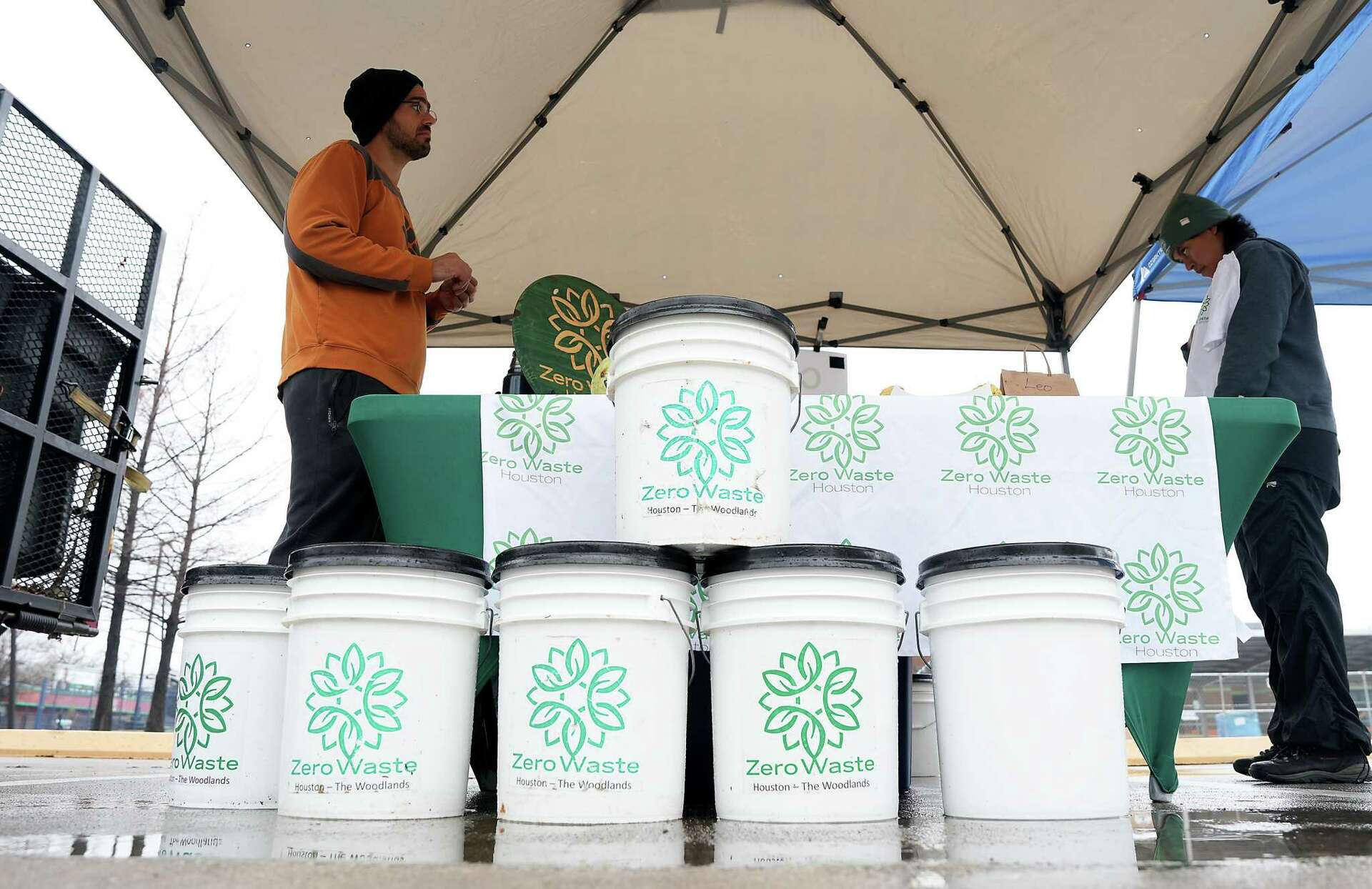 How to use Houston's free composting pilot program