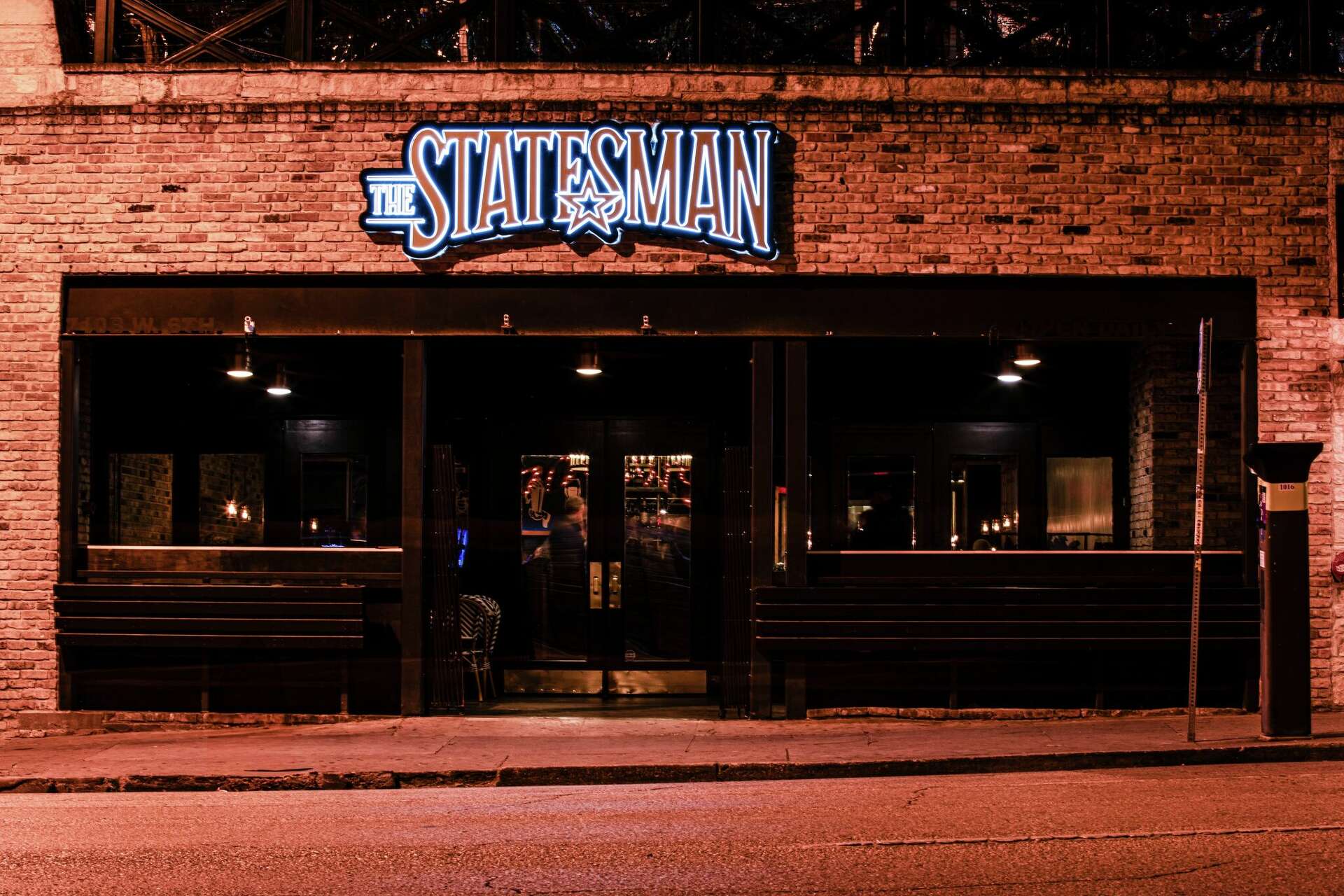 Austin's The Statesman lounge opens with star-studded event