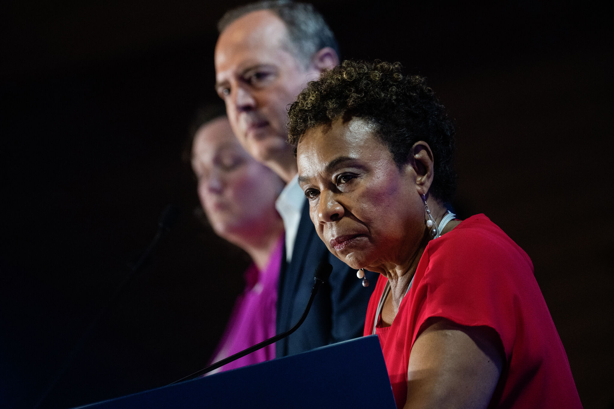 Senate debate moderator calls out Rep. Lee for Oakland losing In-N-Out