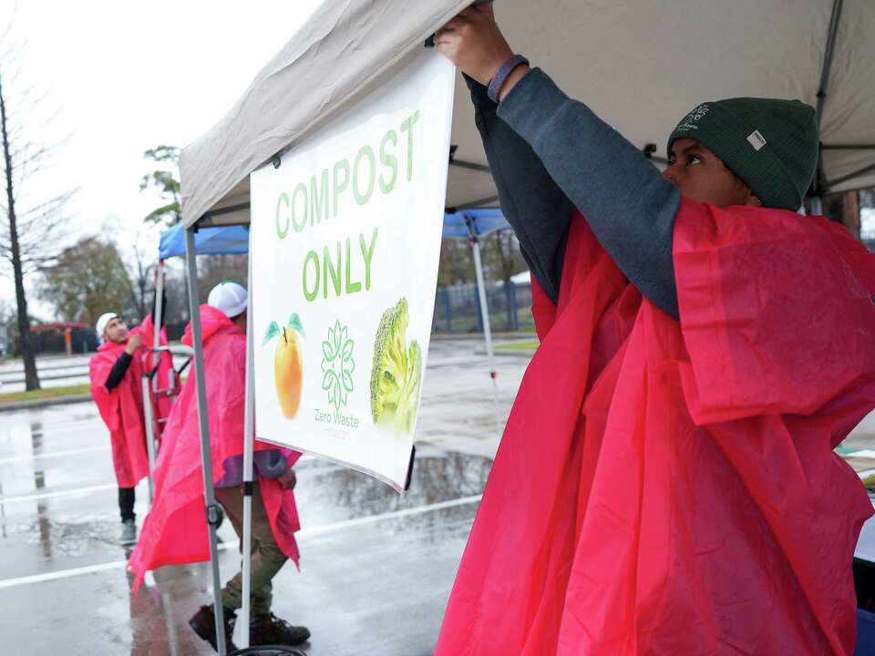 How to use Houston's free composting pilot program