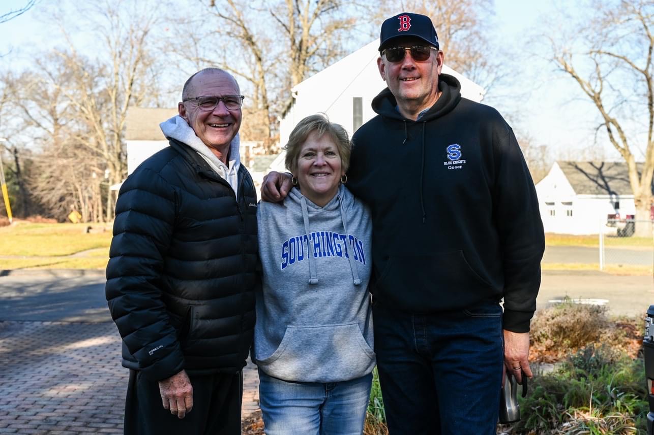 Southington mourns death of girls basketball coach Bill Queen