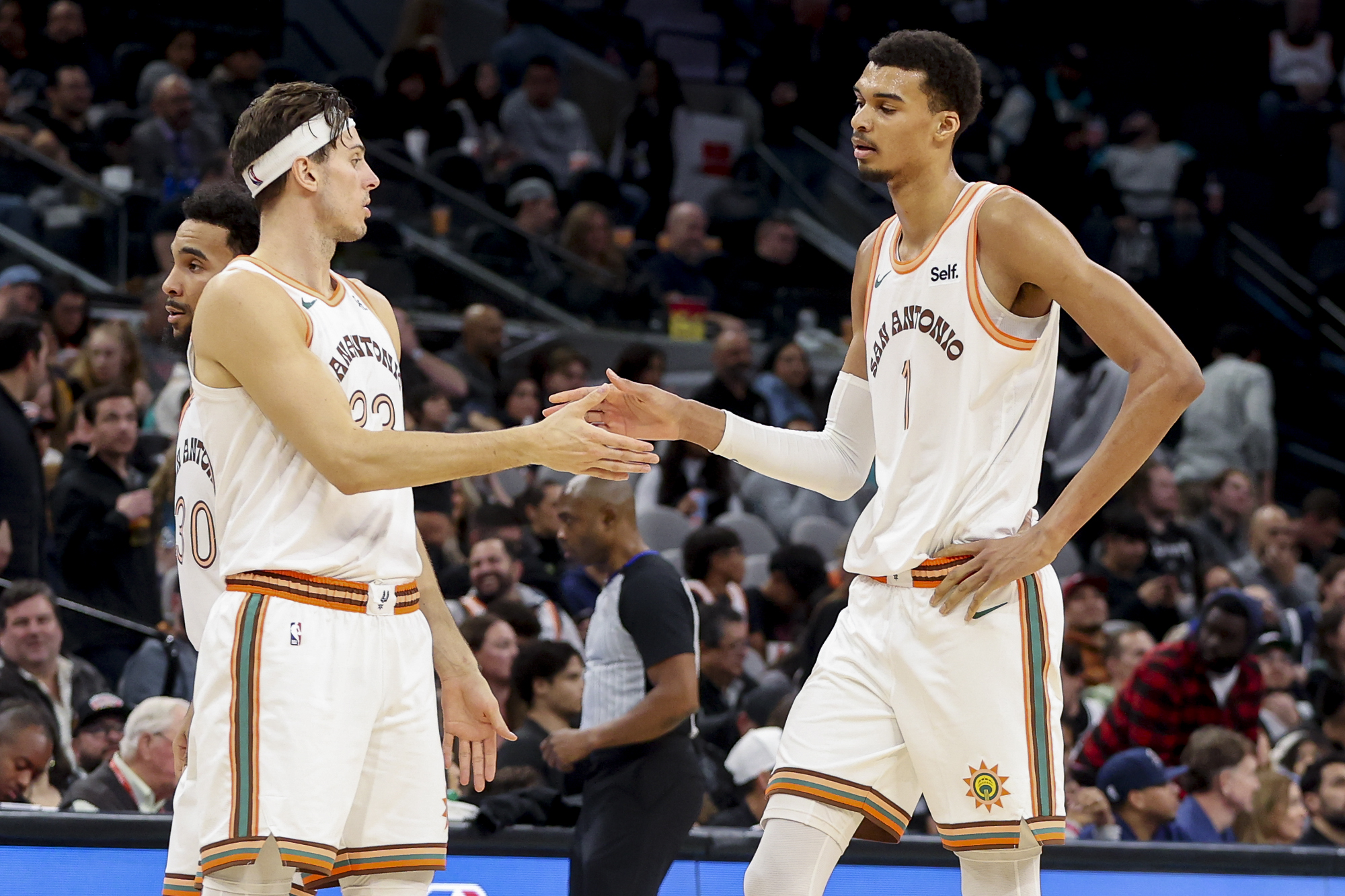 Spurs' Zach Collins aims to end disappointing season on upswing