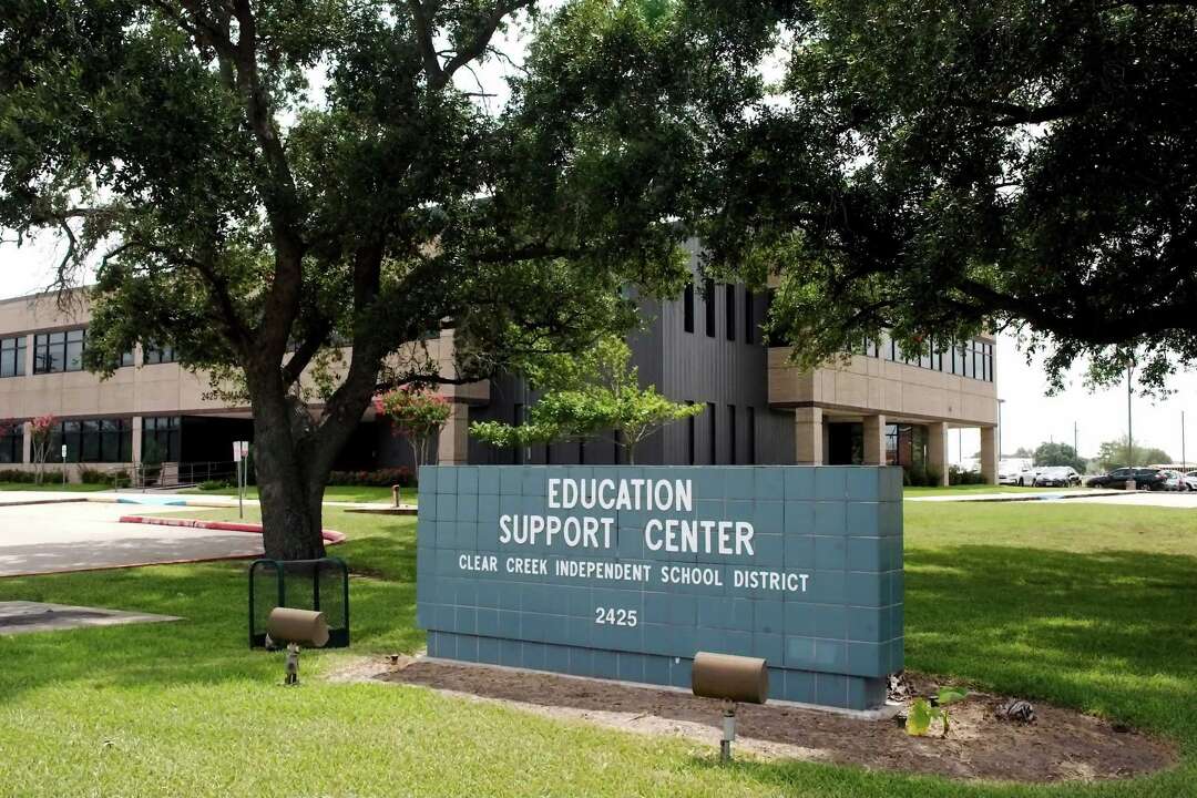 Friendswood, Clear Creek ISDs approve 2024-2025 calendars