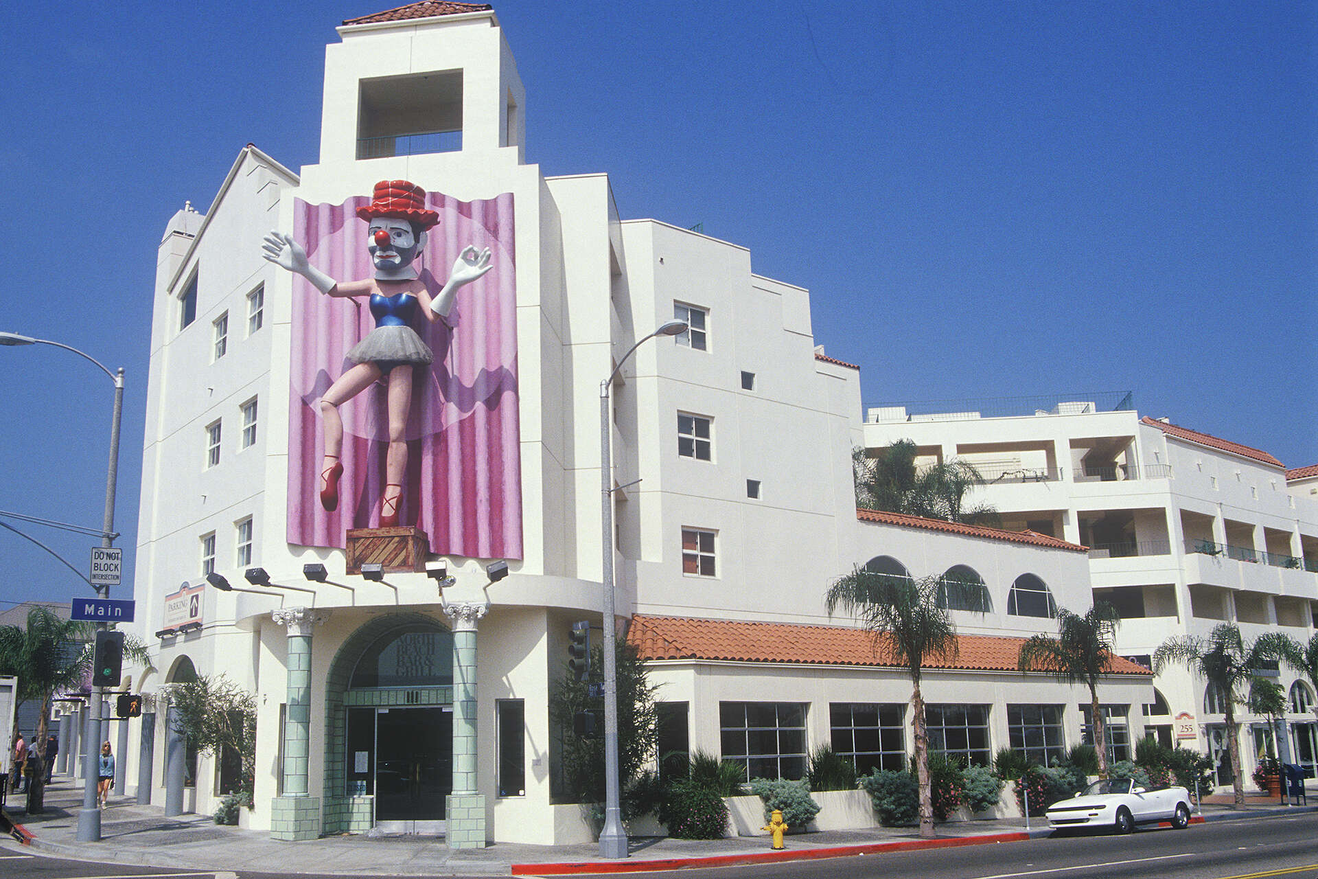 How a clown ballerina sculpture became a neighborhood's patron saint