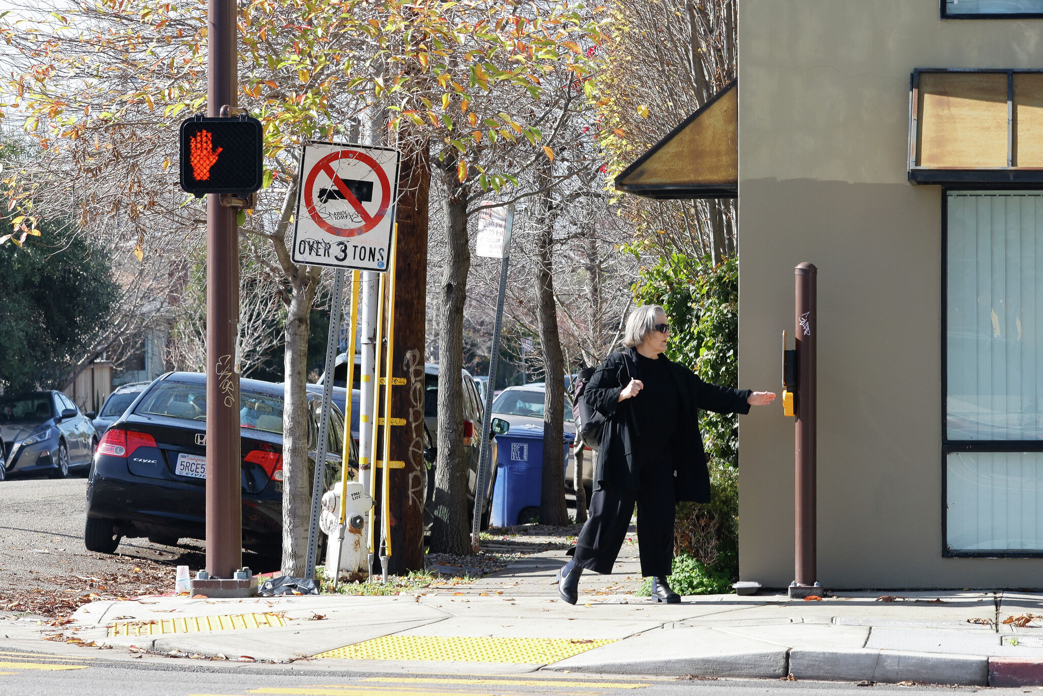 HAWK traffic signals on the rise in Bay Area. Here’s what they do