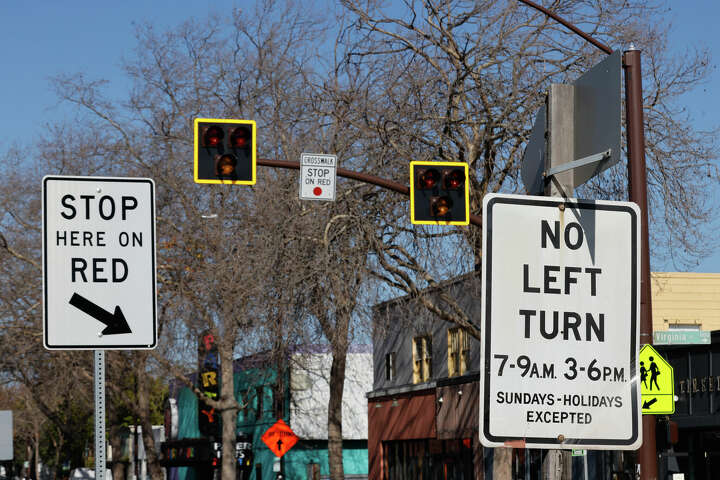 HAWK traffic signals on the rise in Bay Area. Here’s what they do