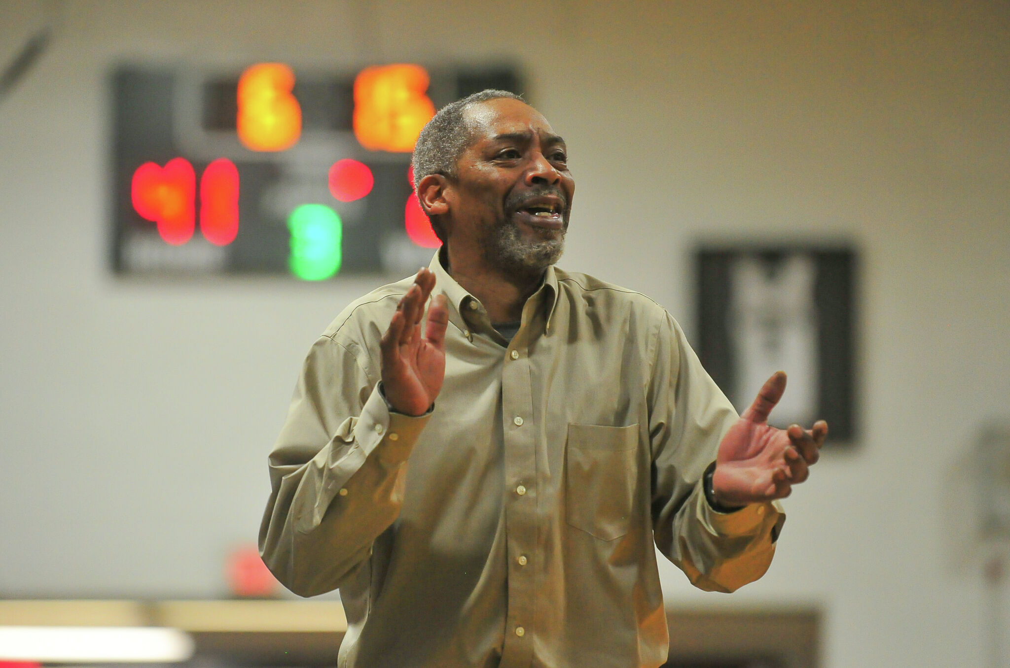 Longtime Connecticut boys basketball coach Bernie Lofton dies