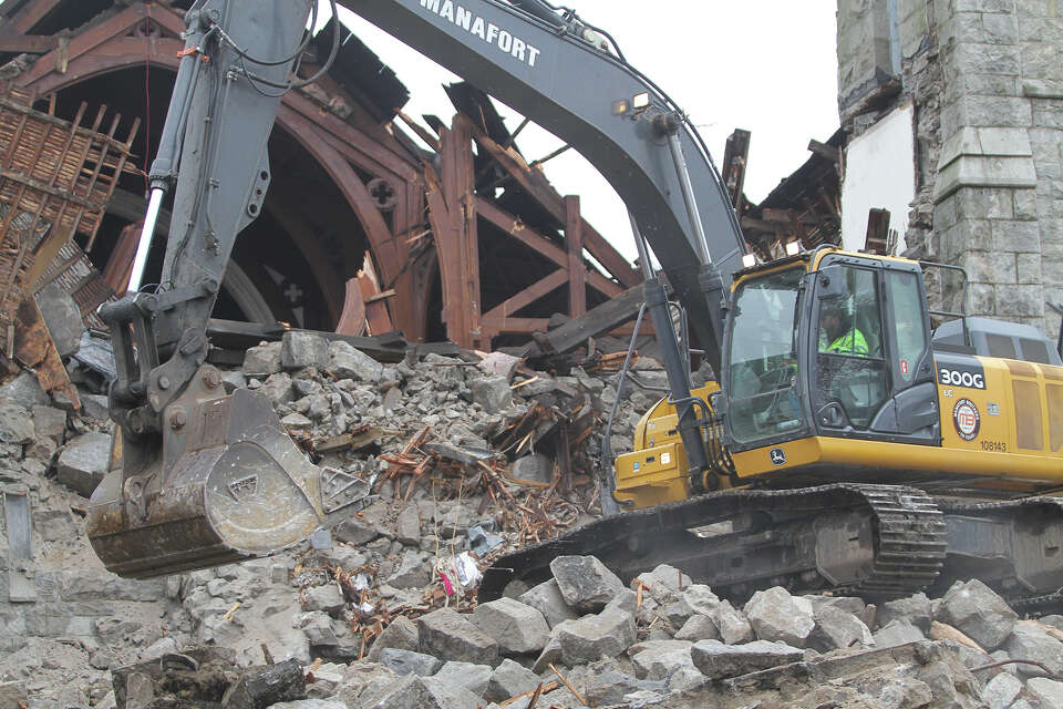 After New London church collapse, city eyes other historic structures