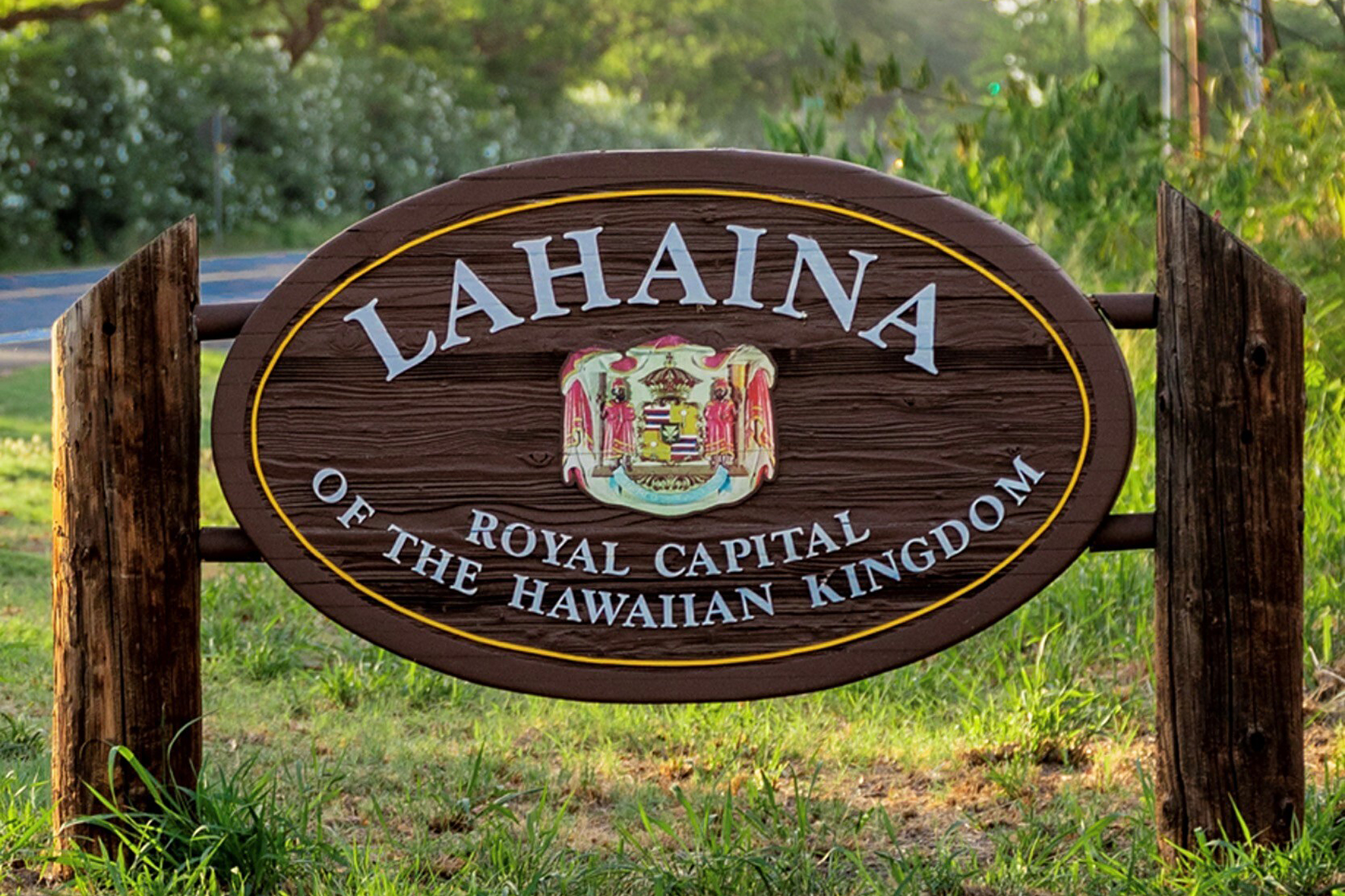 Hawaii’s Lahaina Town signs stolen months after wildfire
