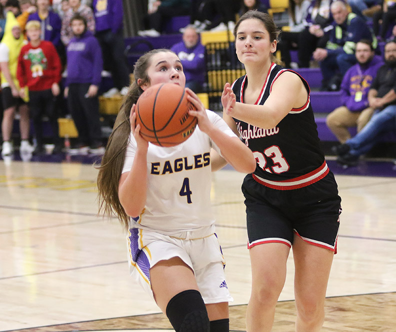 Edwards, Ogden shoot Eagles to Valley victory over Triad